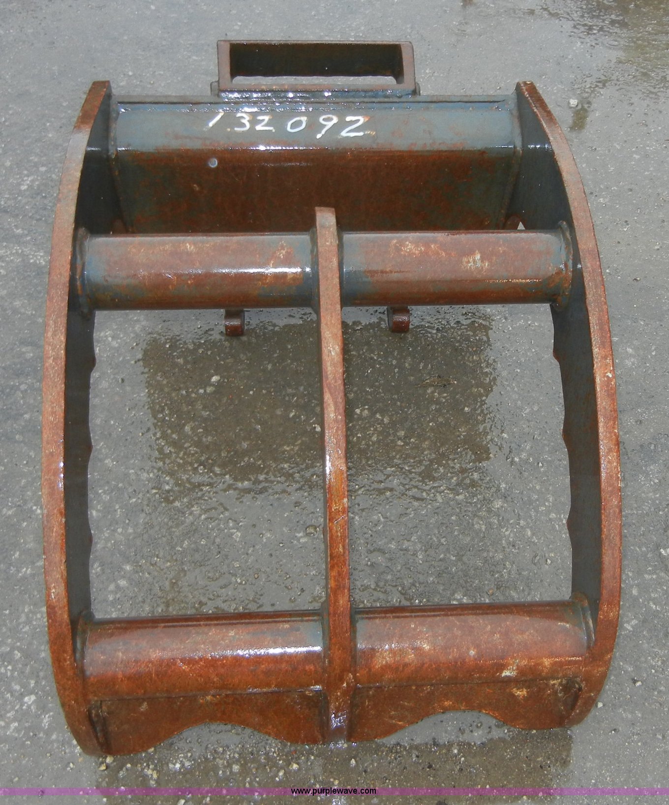 Three tine grapple attachment for excavator in Topeka, KS | Item 2119 ...