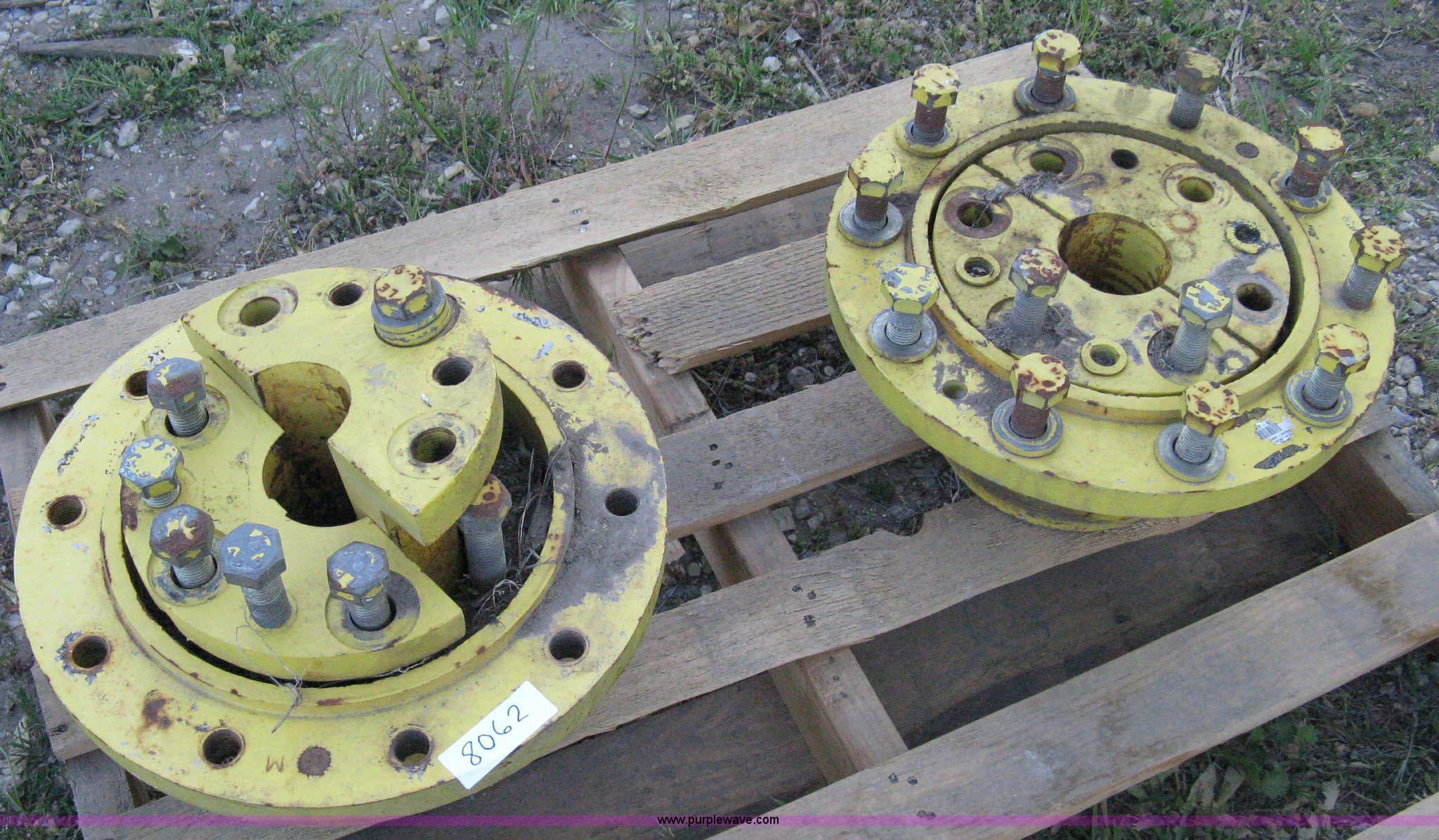(2) John Deere dual wheel hubs in Sedgwick, KS | Item 8062 sold ...
