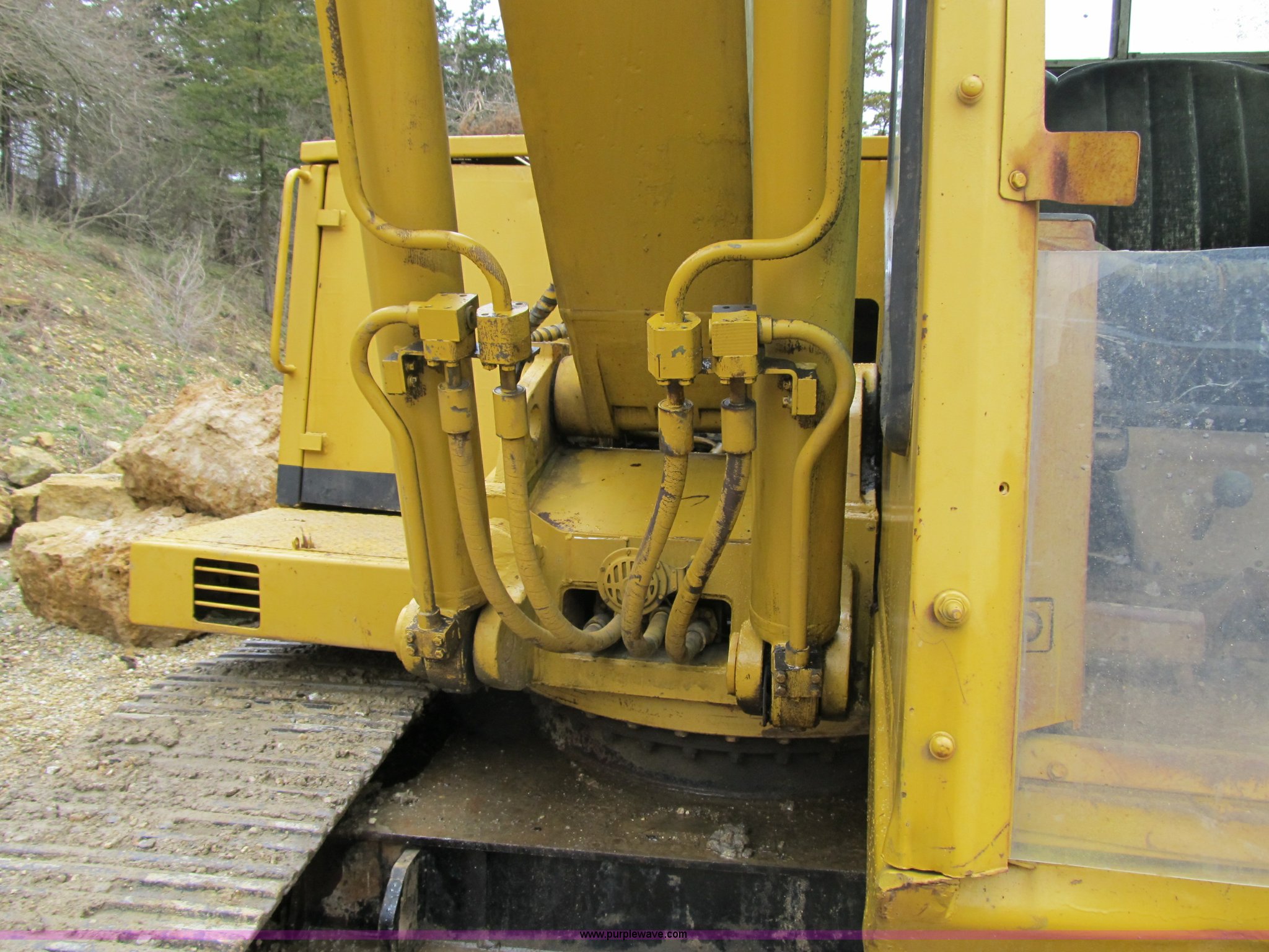1989 Caterpillar 215 excavator in Asbury, IA | Item 4103 sold | Purple Wave