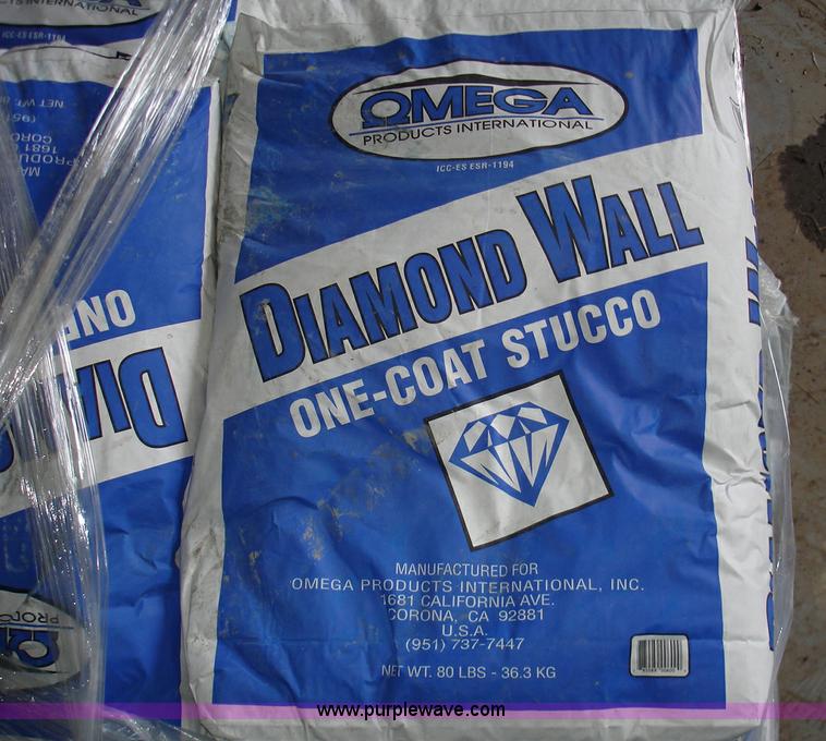 (140) 80 lb bags of Diamond Wall Stucco in Salina, KS | Item 8698 sold ...