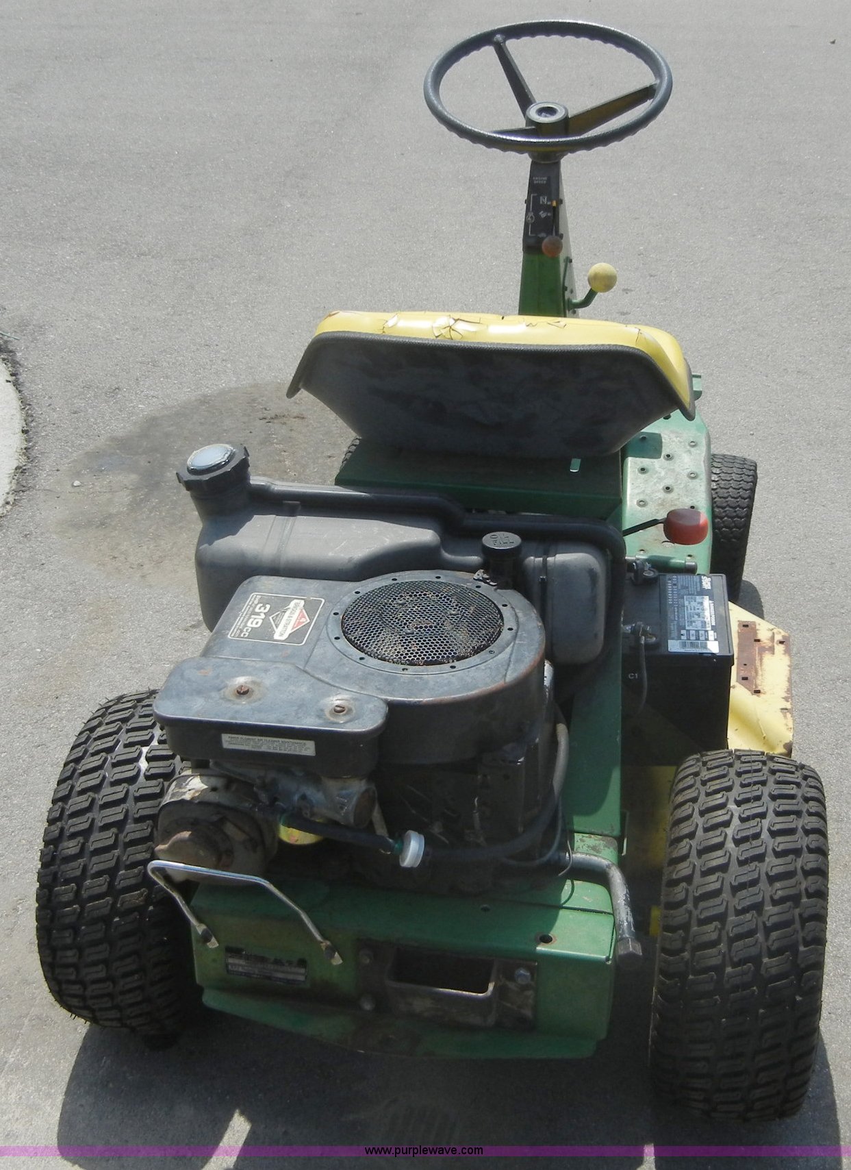 John Deere R72 riding mower in Manhattan, KS | Item 2231 sold | Purple Wave