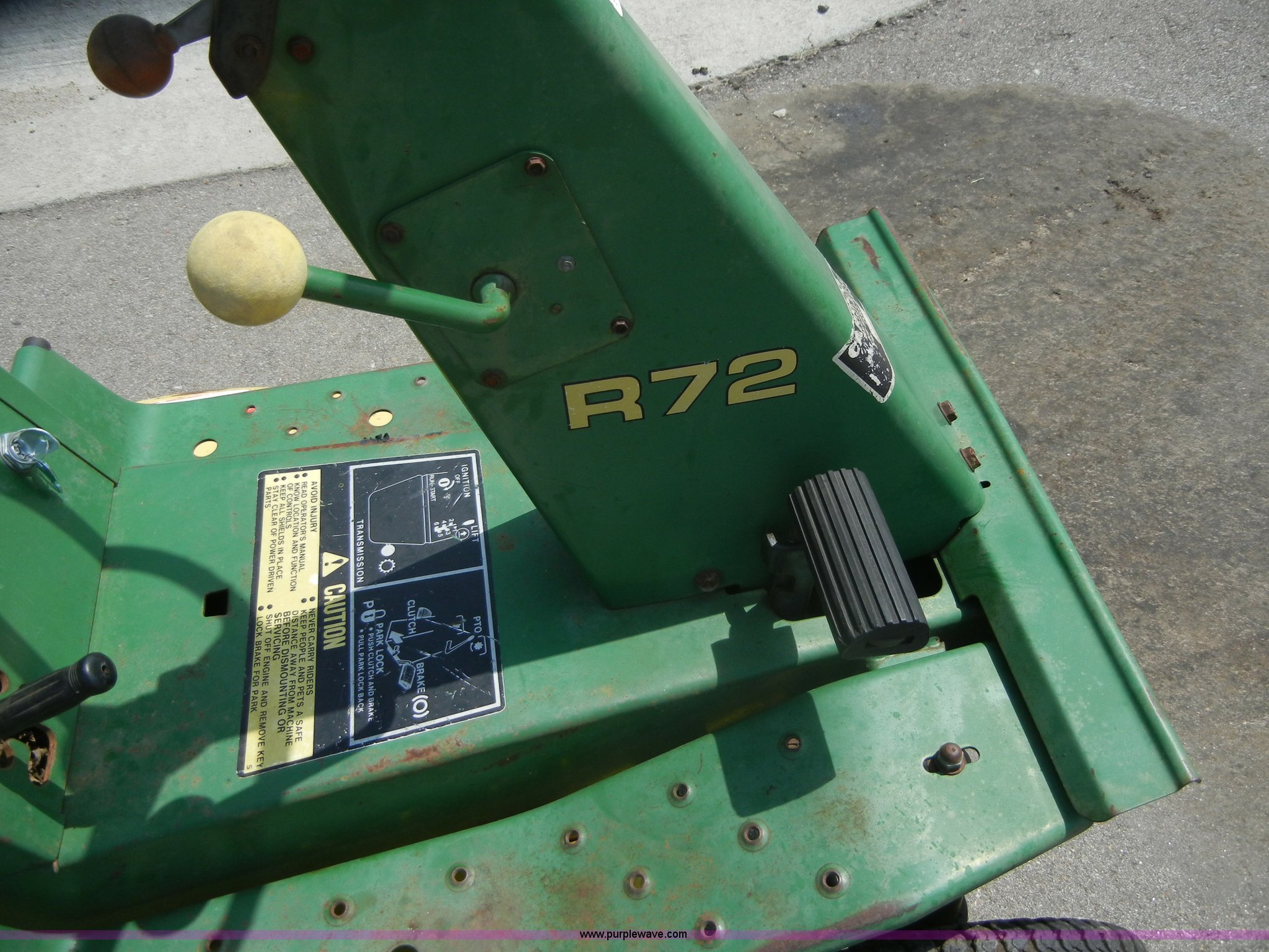 John Deere R72 riding mower in Manhattan, KS | Item 2231 sold | Purple Wave