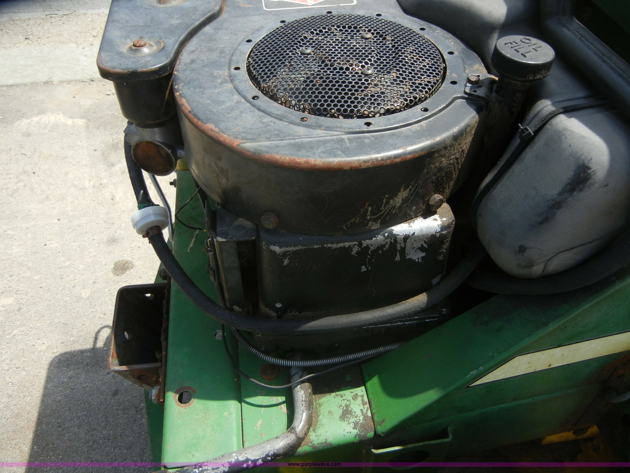 John Deere R72 riding mower in Manhattan, KS | Item 2231 sold | Purple Wave