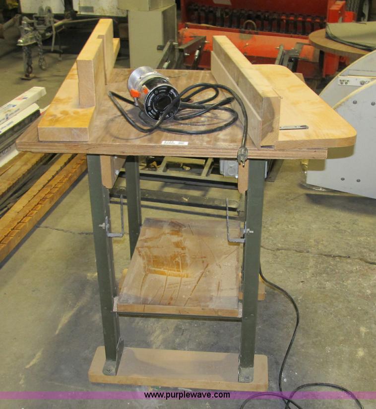 Black and Decker router and table in Des Moines, IA | Item 4125 sold ...