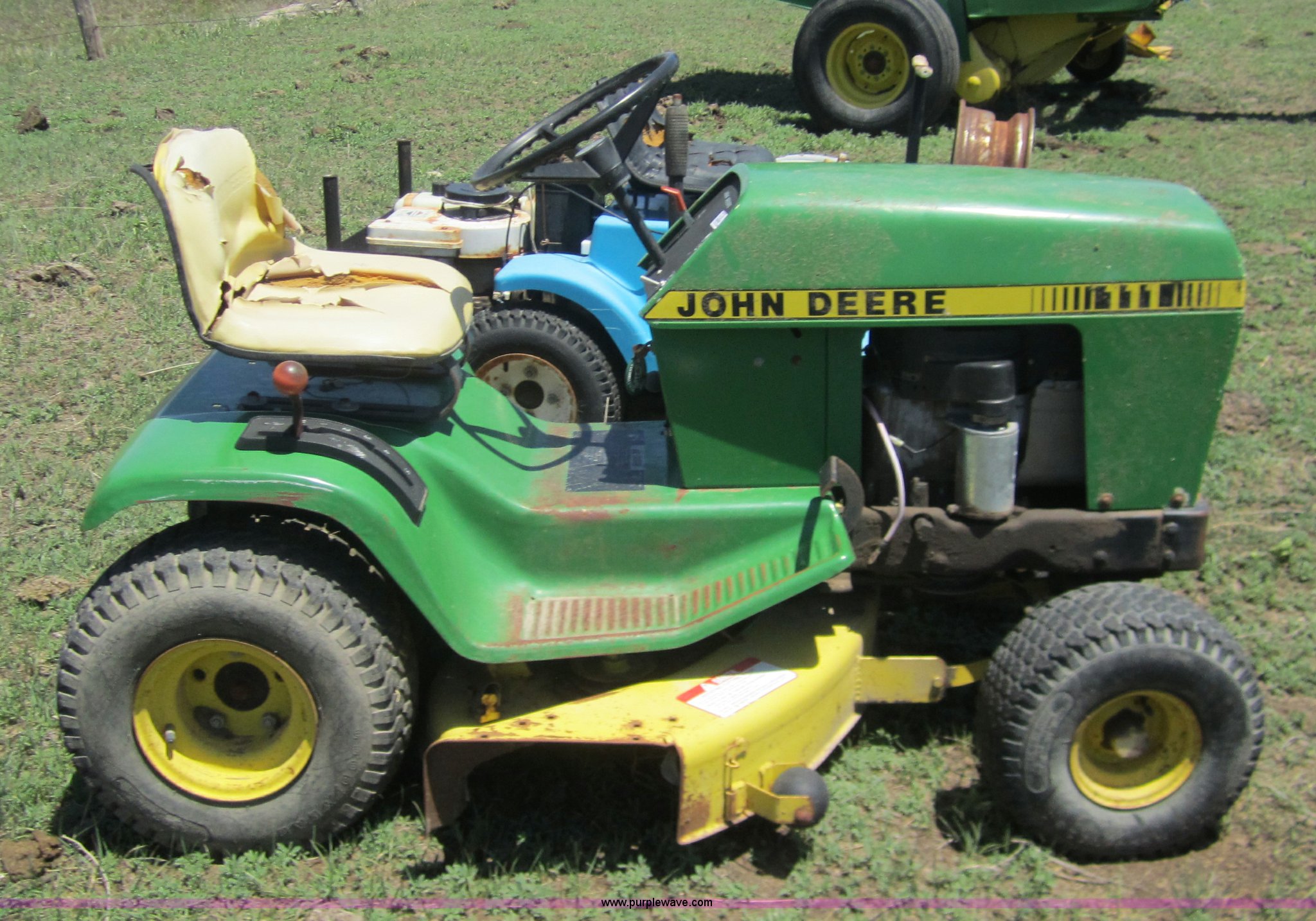 John Deere 111 lawn mower in Ness City, KS | Item 3139 sold | Purple Wave