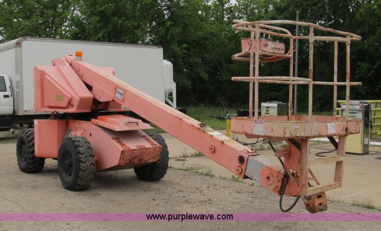 Calavar Condor 60N 60' manlift in Topeka, KS | Item 8986 sold | Purple Wave