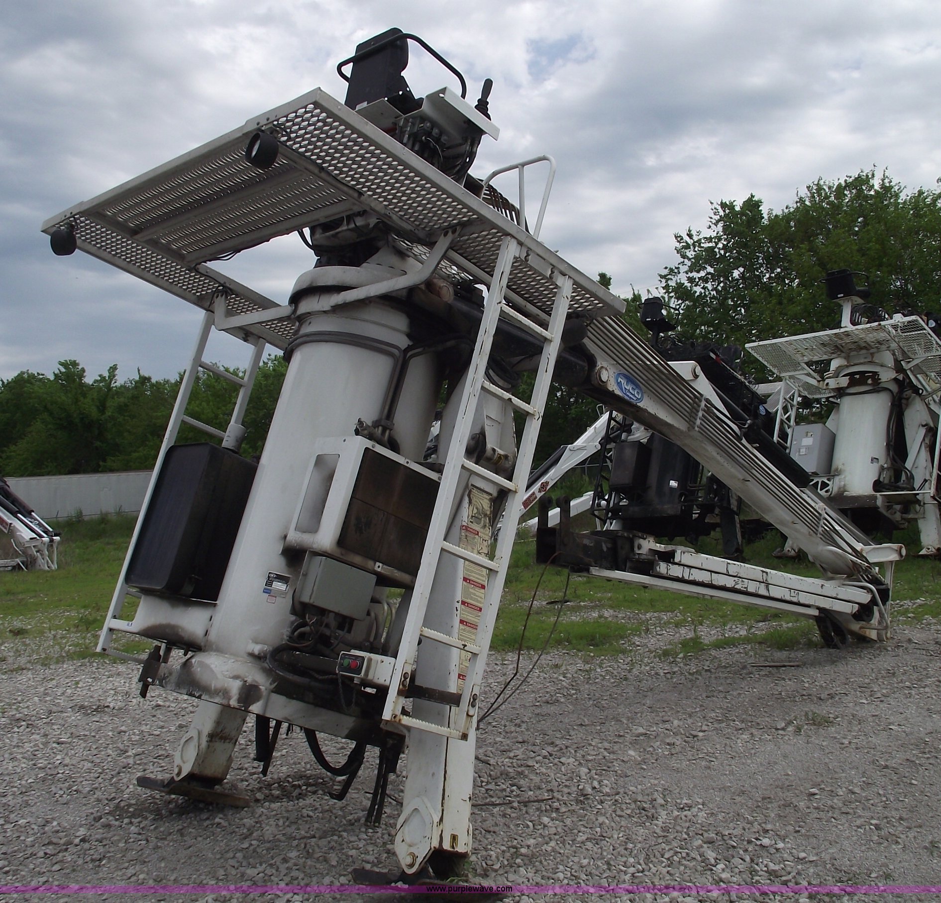 2005 IMT 16000 Series III hydraulic loader crane in Lee's Summit, MO ...
