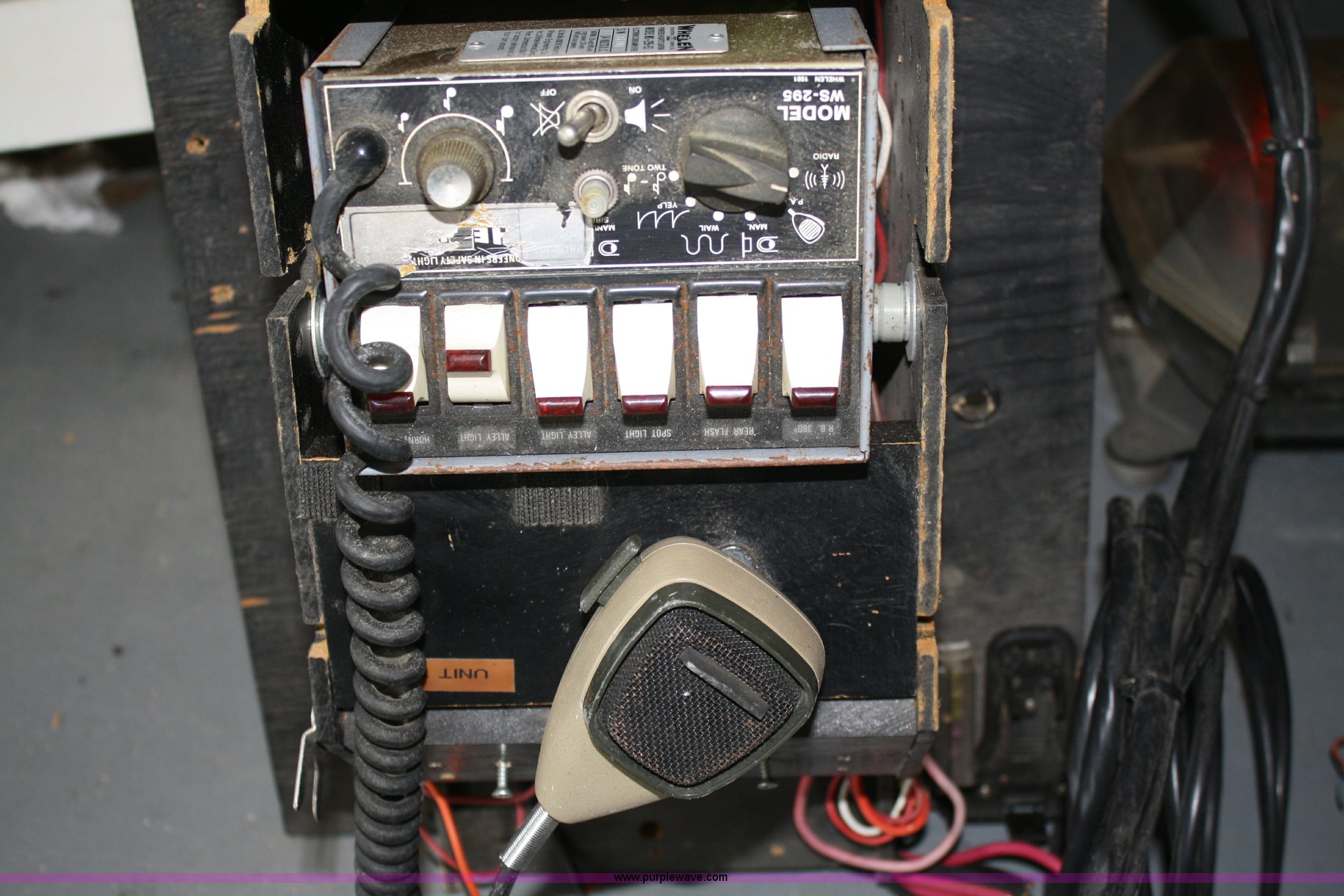 Ambulance console in Paola, KS | Item 4684 sold | Purple Wave
