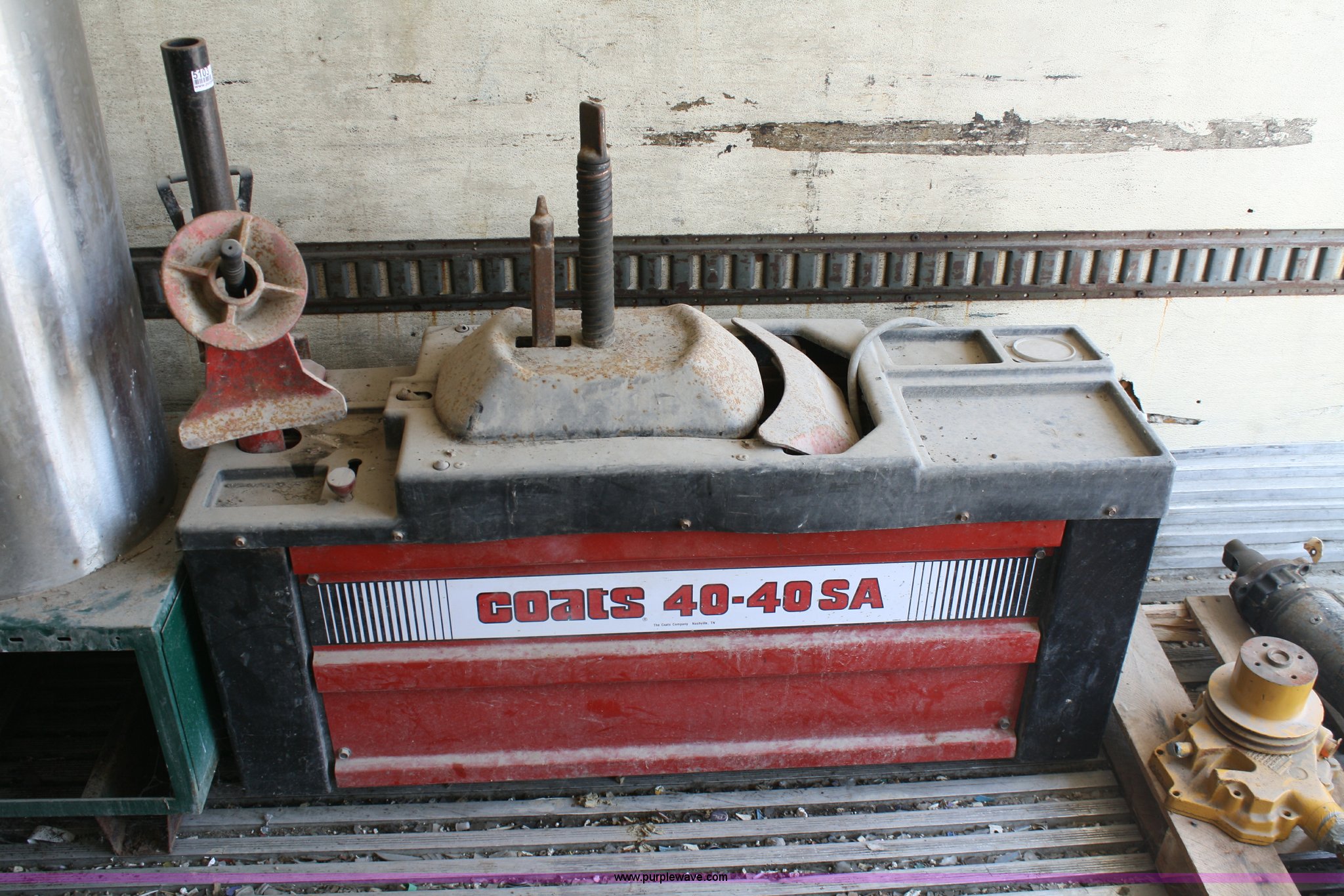 Coats 40-40SA tire machine in Paola, KS | Item 5103 sold | Purple Wave