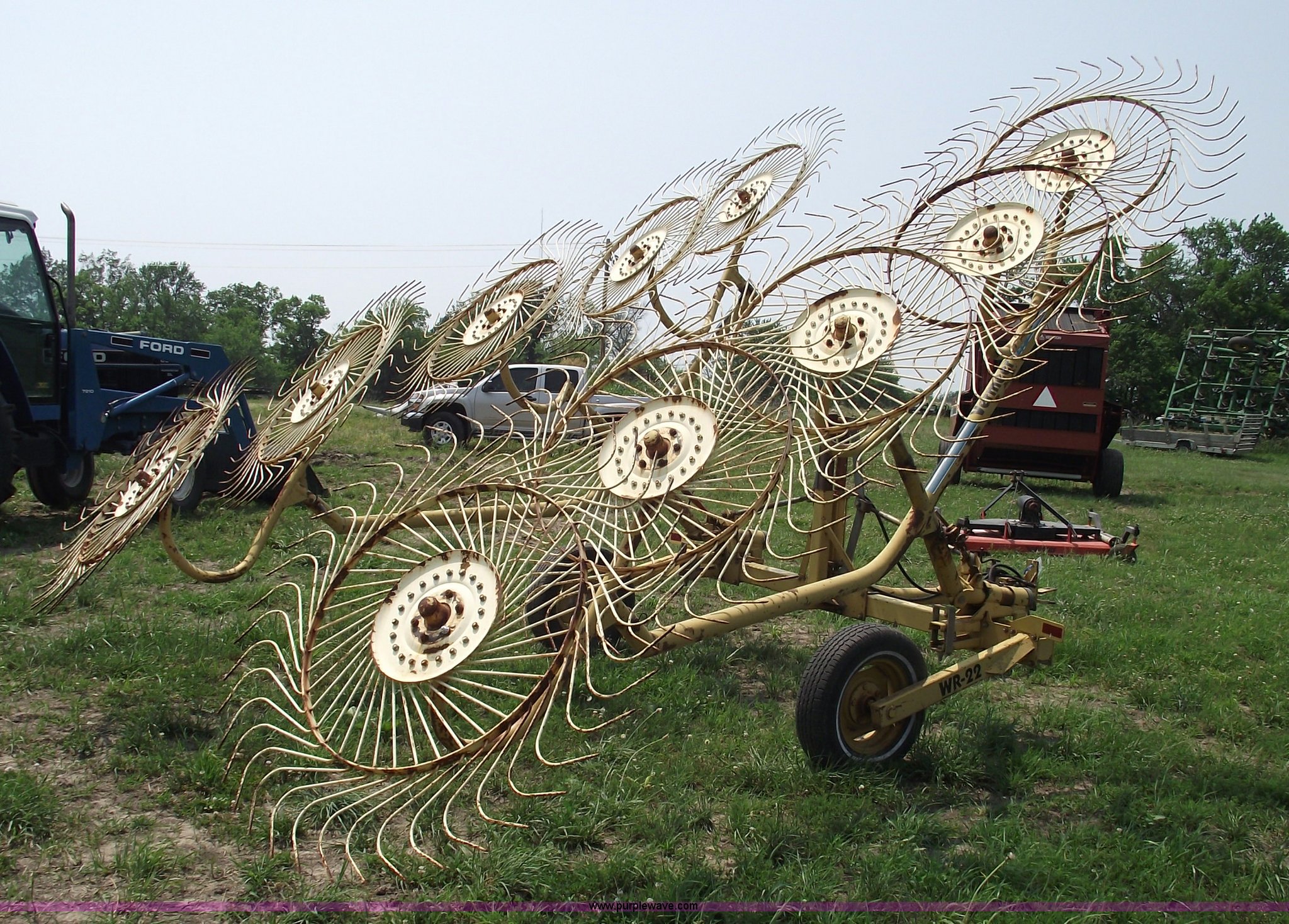 Vermeer WR22 10 wheel rake in Harrisonville, MO | Item 5400 sold ...