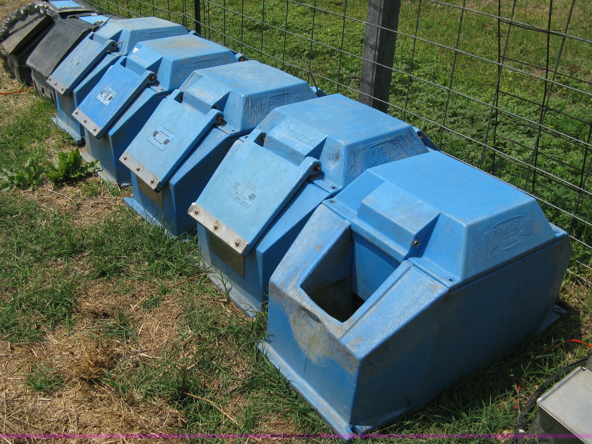 (5) Pride of the Farm low profile automatic waterer's in Peck, KS ...
