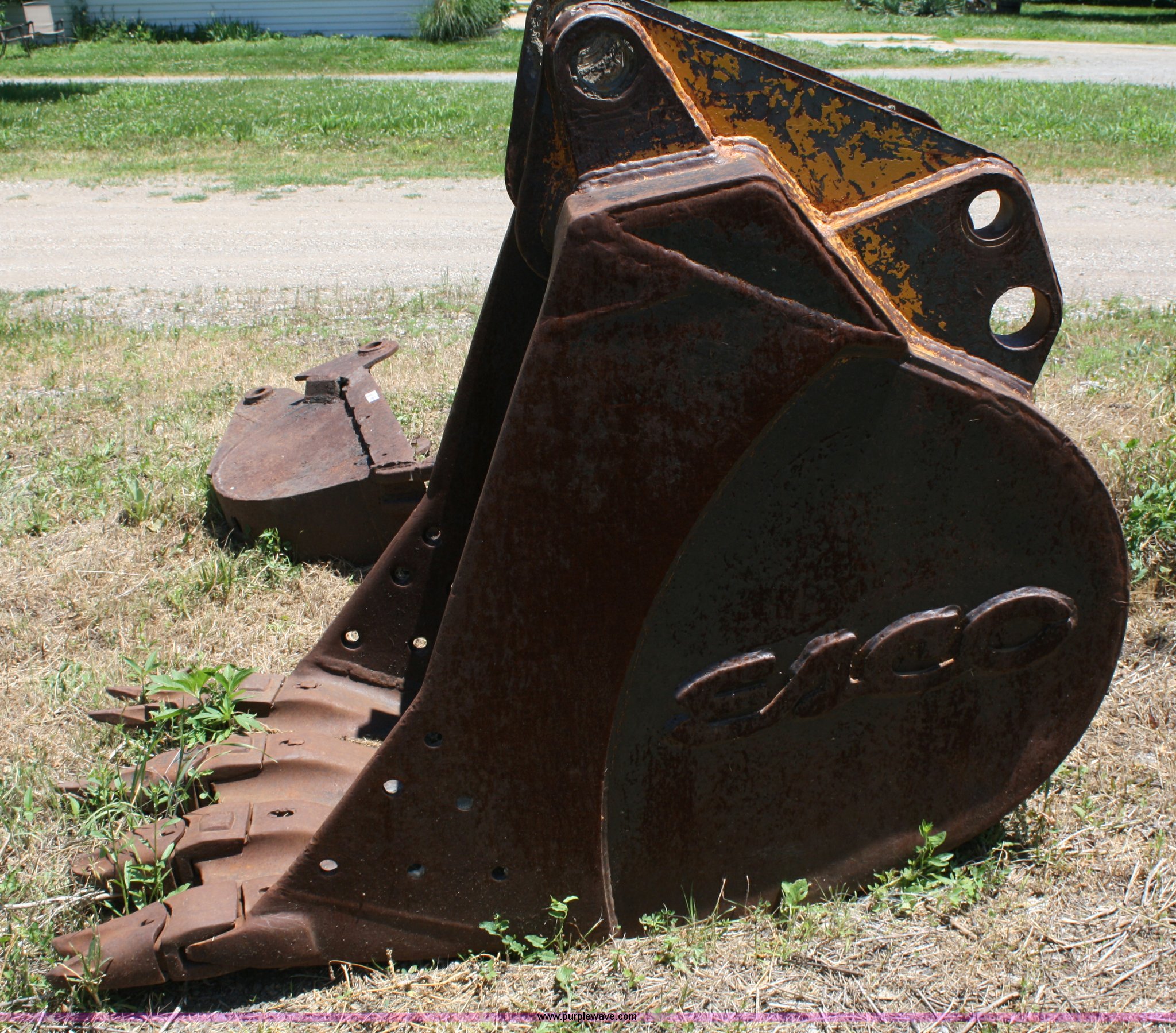 Esco 30" excavator bucket in Lecompton, KS | Item 4725 sold | Purple Wave