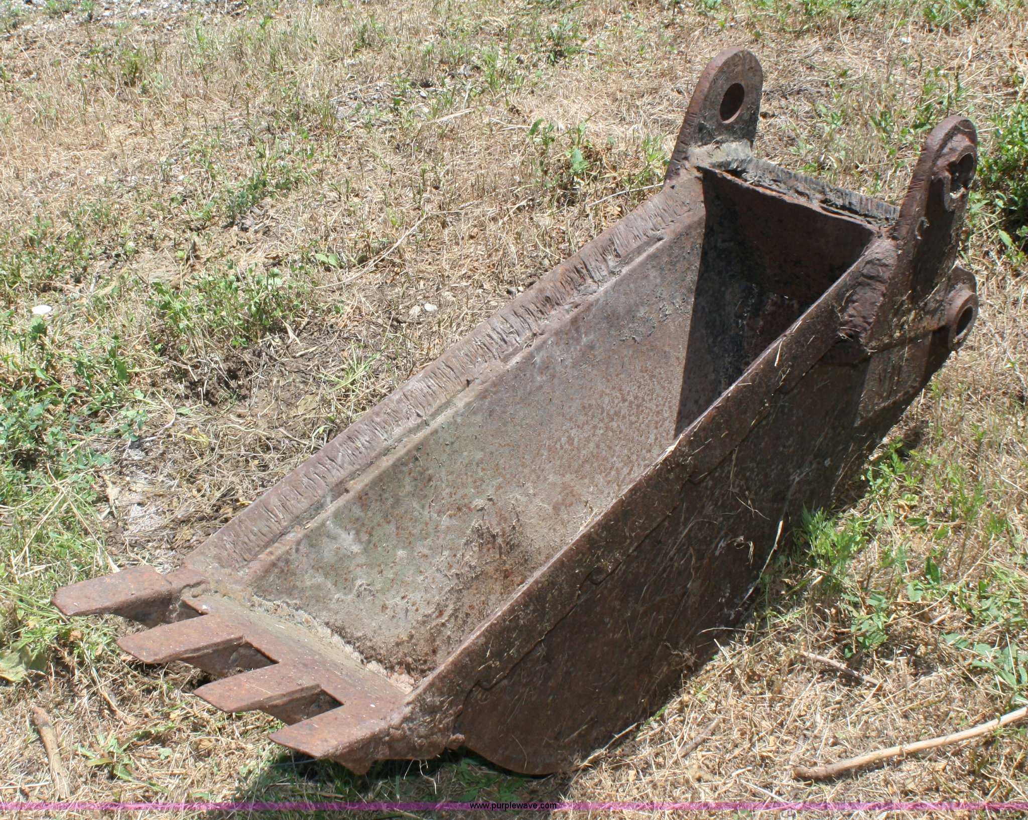 12" backhoe bucket in Lecompton, KS | Item 4726 sold | Purple Wave