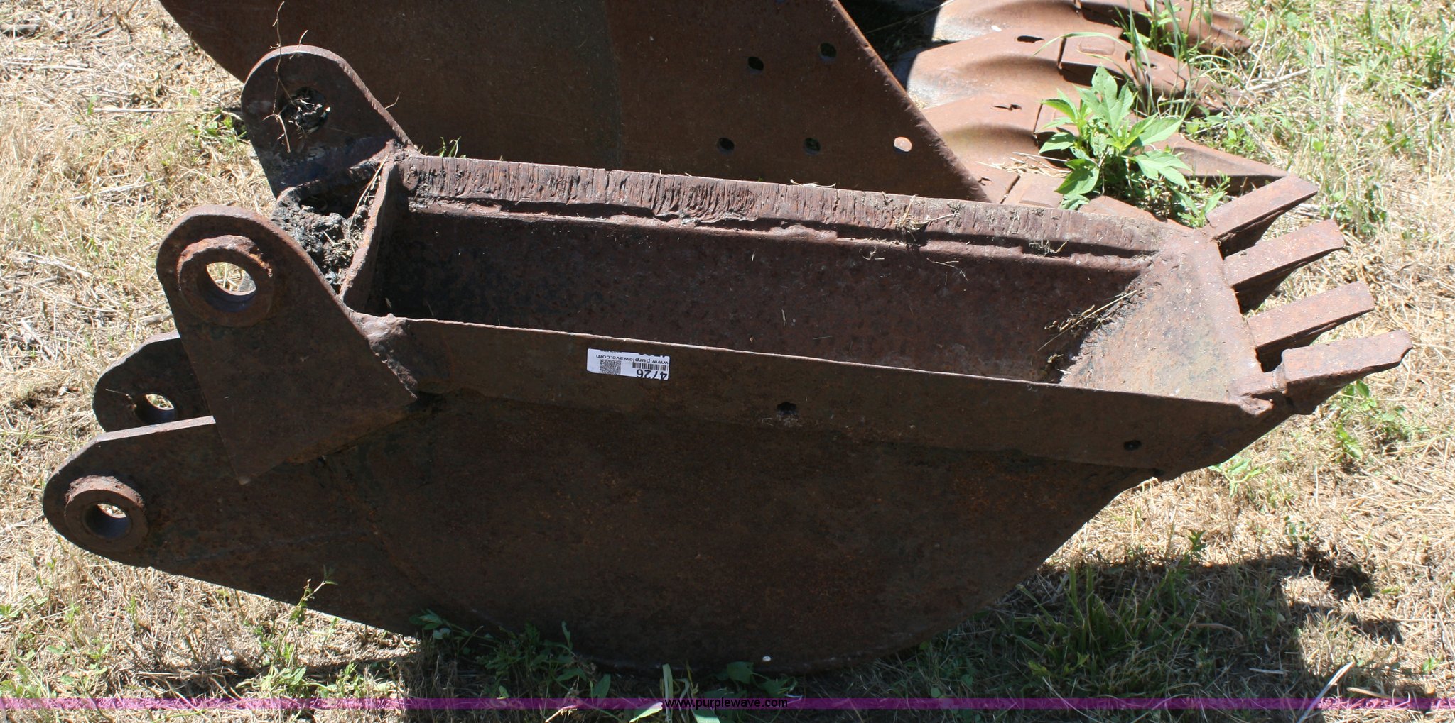 12" backhoe bucket in Lecompton, KS | Item 4726 sold | Purple Wave