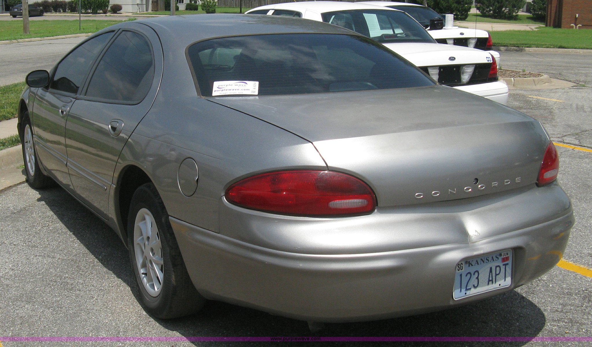 1999 Chrysler Concorde LX in Haysville, KS | Item A4254 sold | Purple Wave