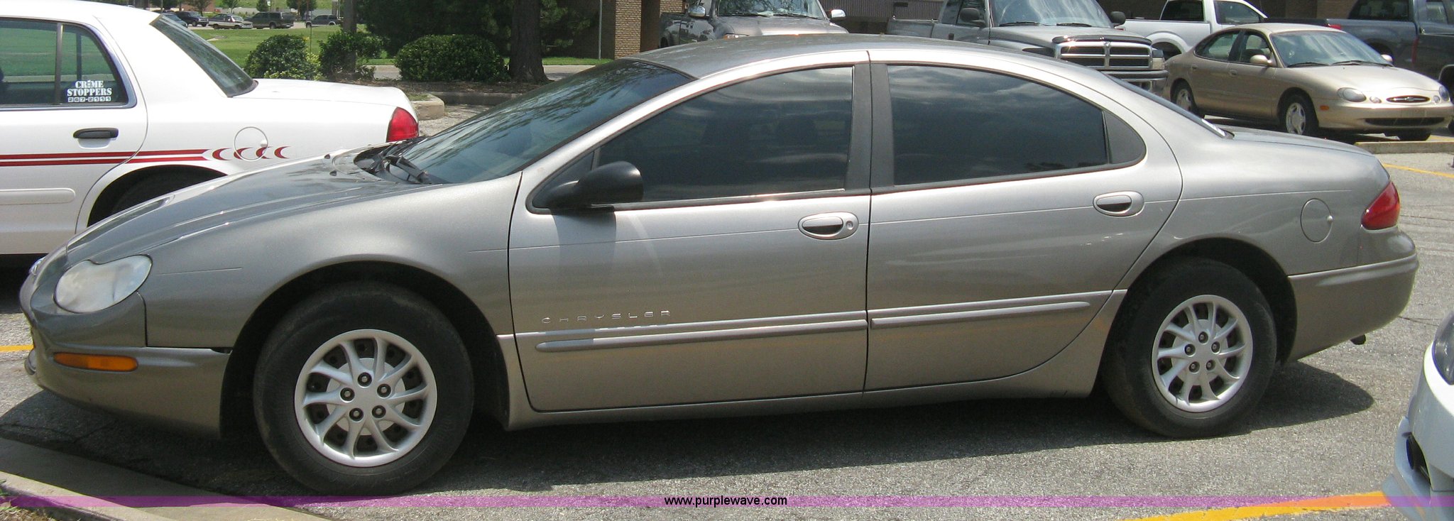 1999 Chrysler Concorde LX in Haysville, KS | Item A4254 sold | Purple Wave