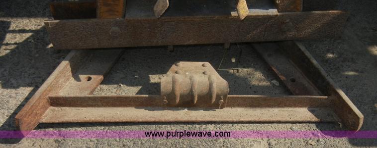 Walker air bumper jack in St Marys, KS | Item A3059 sold | Purple Wave