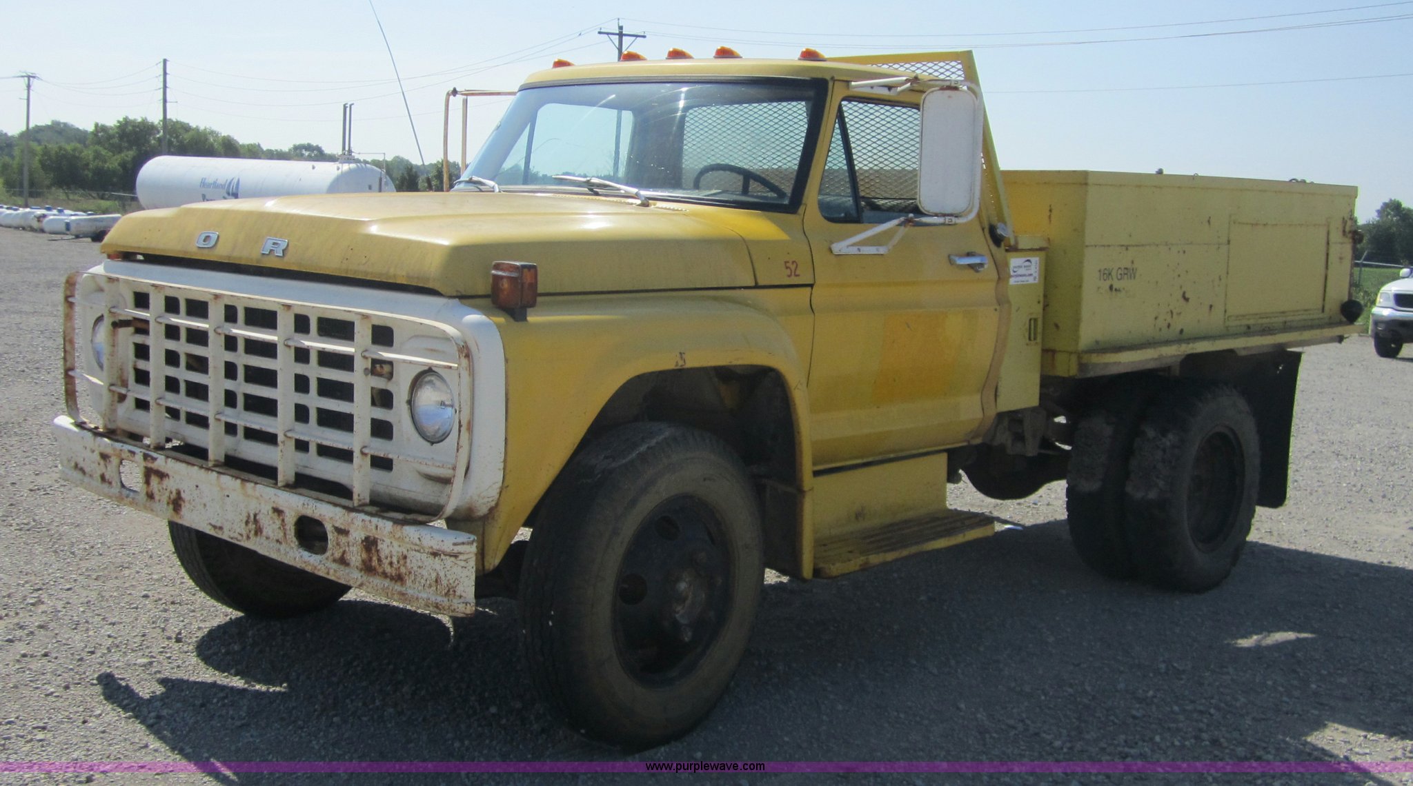 1973 Ford F600 dump truck in Girard, KS | Item A4767 sold | Purple Wave