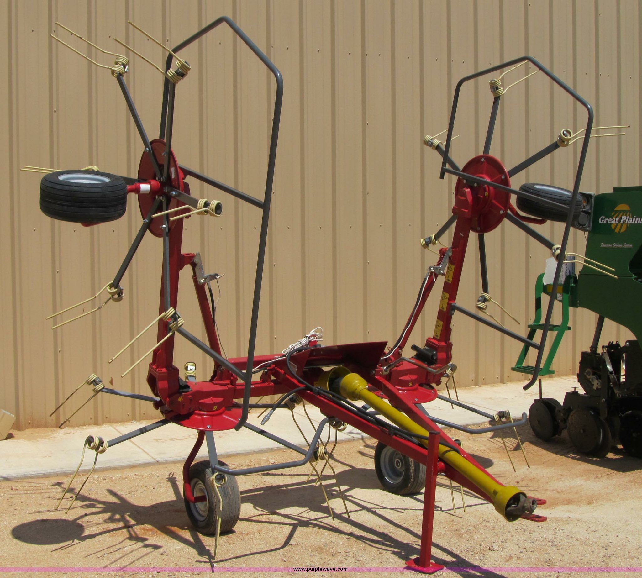 Sitrex RT5800 19' hay tedder in Lamesa, TX | Item A5238 sold | Purple Wave