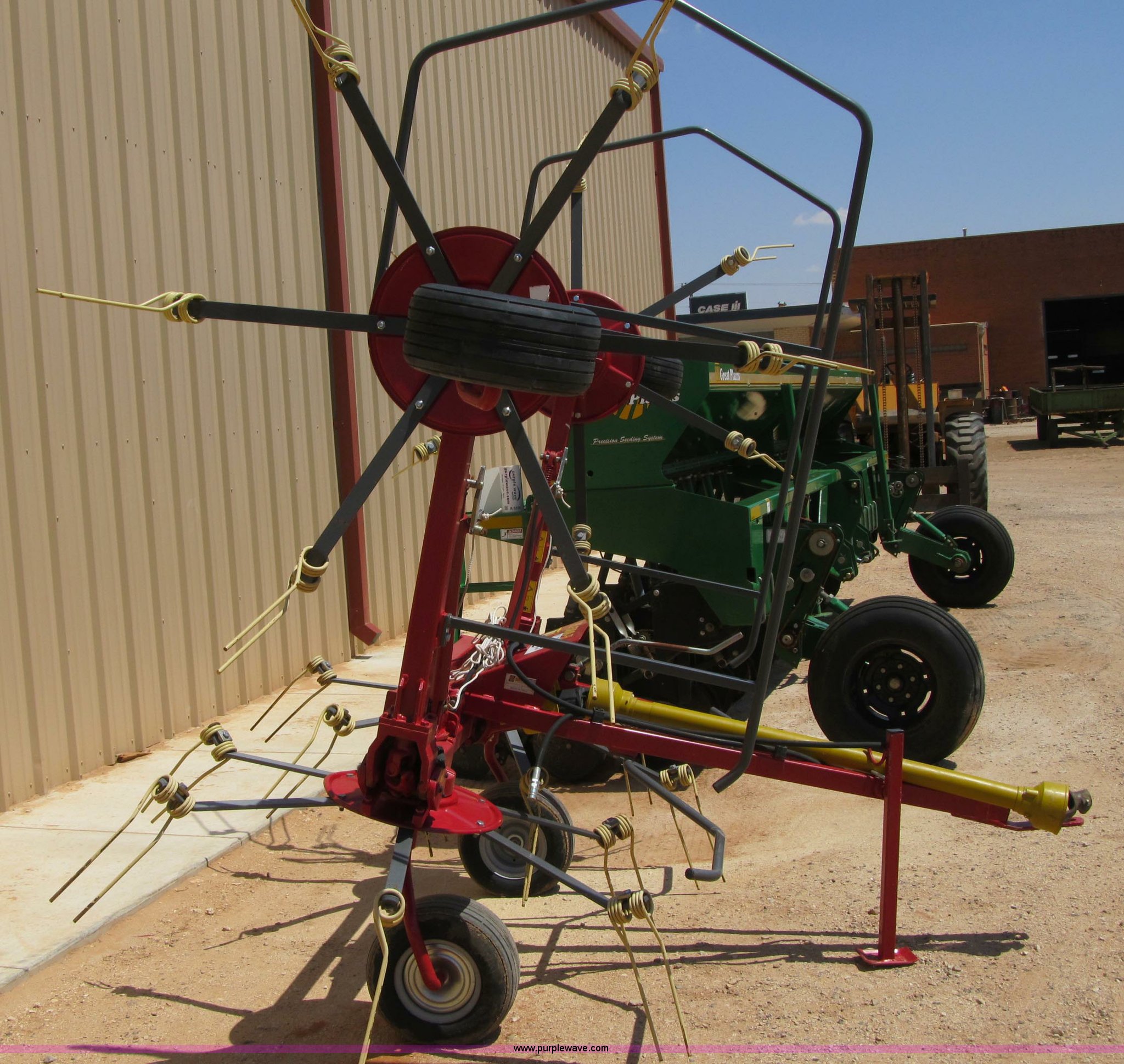 Sitrex RT5800 19' hay tedder in Lamesa, TX | Item A5238 sold | Purple Wave