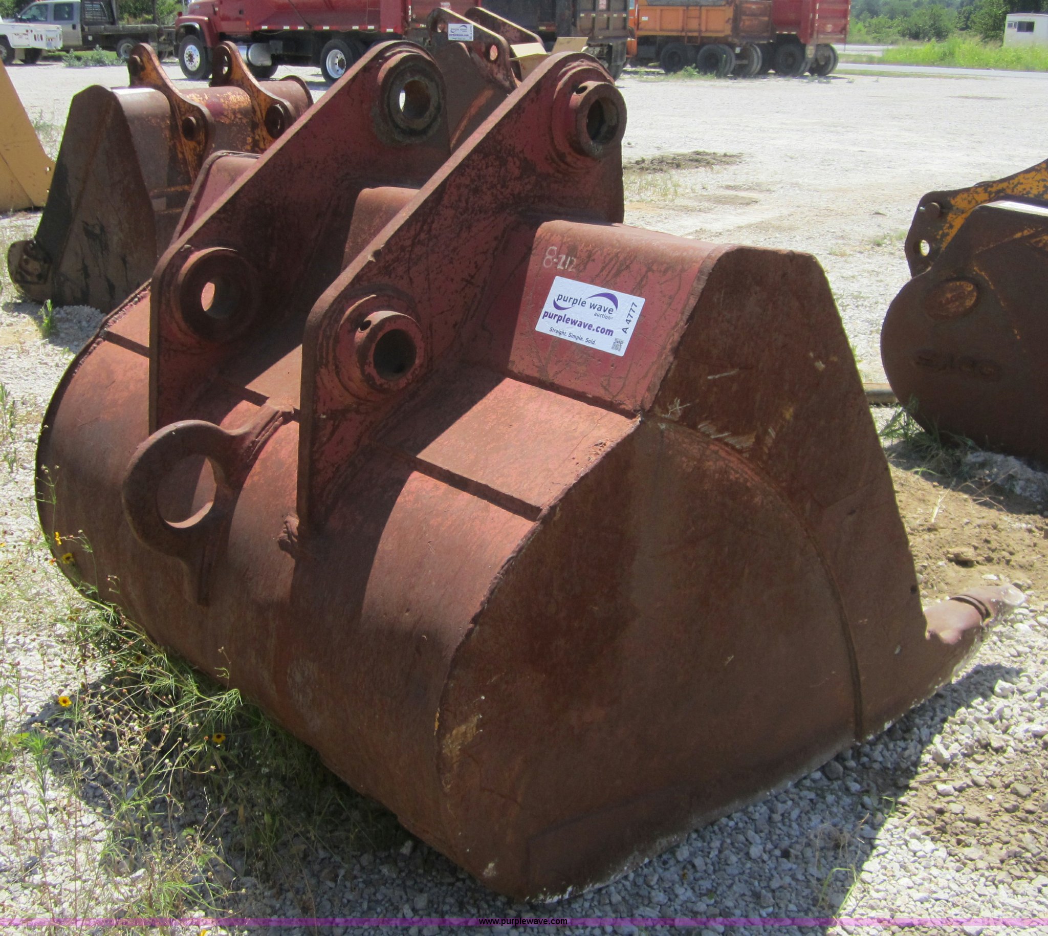 EACO toothed excavator bucket in St Paul, KS | Item A4777 sold | Purple ...