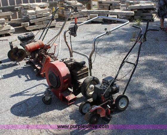 Edger, 3 HP gas engine in Hutchinson, KS | Item B9769 sold | Purple Wave
