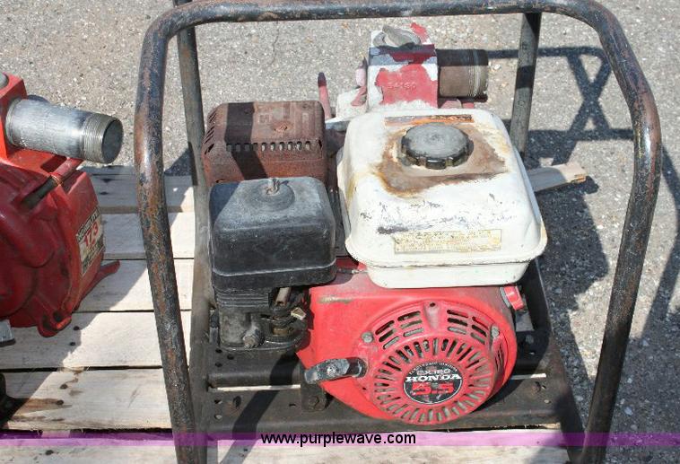 (2) Homelite water pumps in Hutchinson, KS | Item B9773 sold | Purple Wave