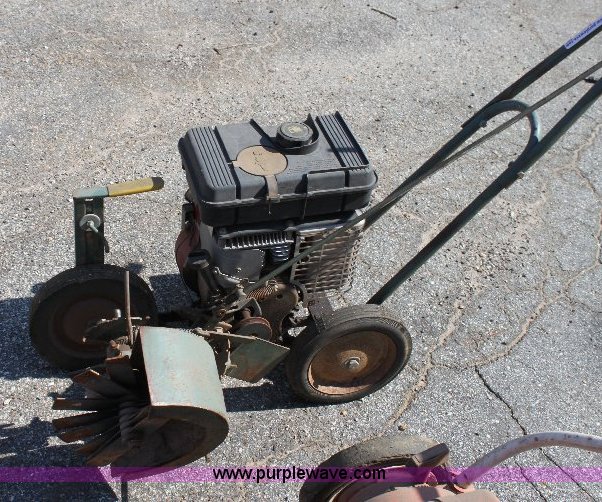 Edger in Hutchinson, KS | Item B9770 sold | Purple Wave