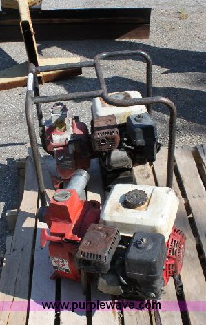 (2) Homelite water pumps in Hutchinson, KS | Item B9773 sold | Purple Wave