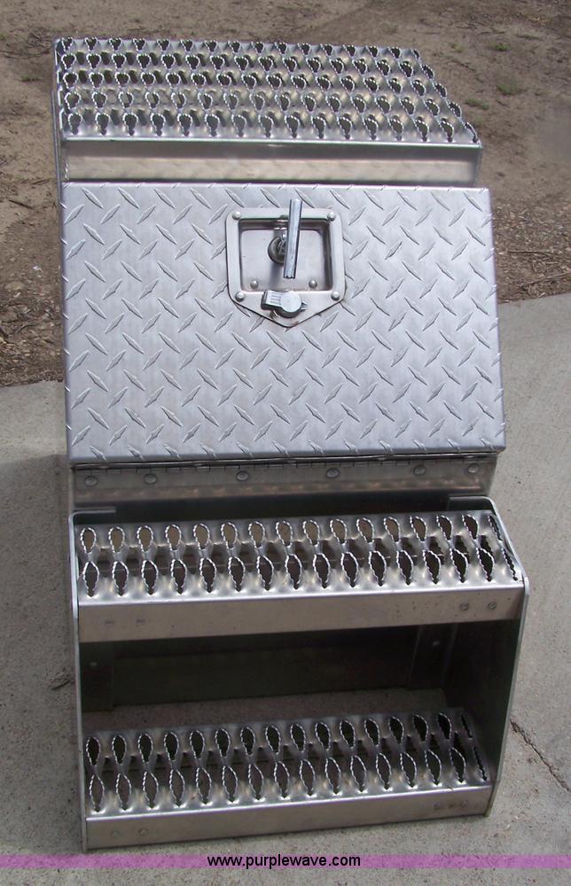 Kenworth aluminum step toolbox in Goodland, KS | Item A9519 sold ...