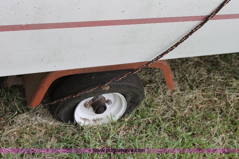 1971 Larson 15' tri-hull boat in Abilene, KS | Item A2610 sold | Purple ...