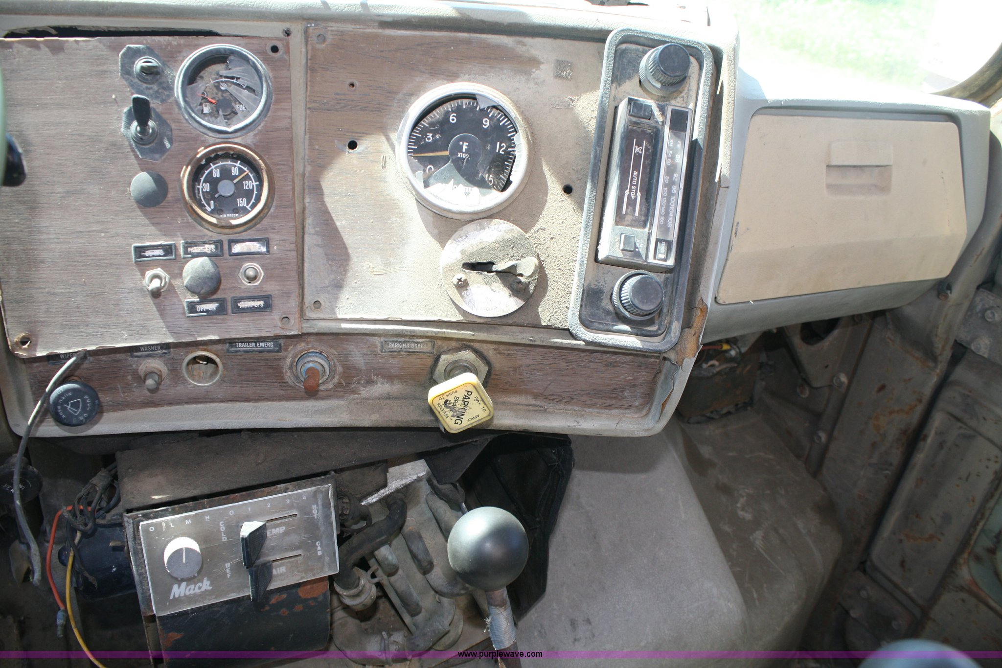 1972 Mack DM685 truck with Stinger II crane in Lansing, KS | Item A2159 ...