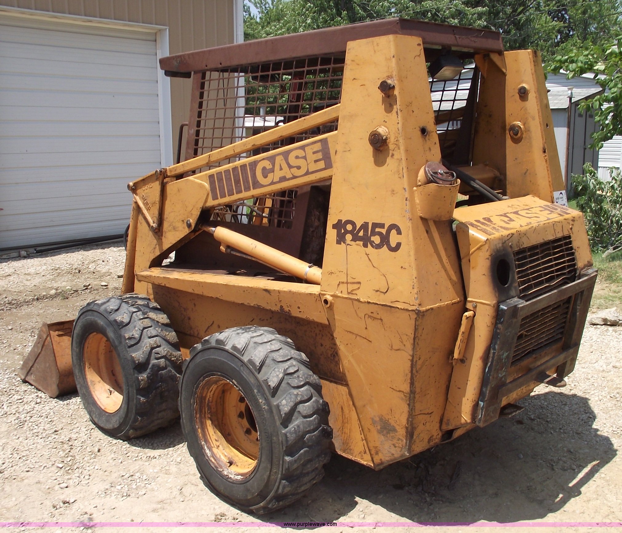 Case 1845C uni-loader in Harrisonville, MO | Item A4136 sold | Purple Wave