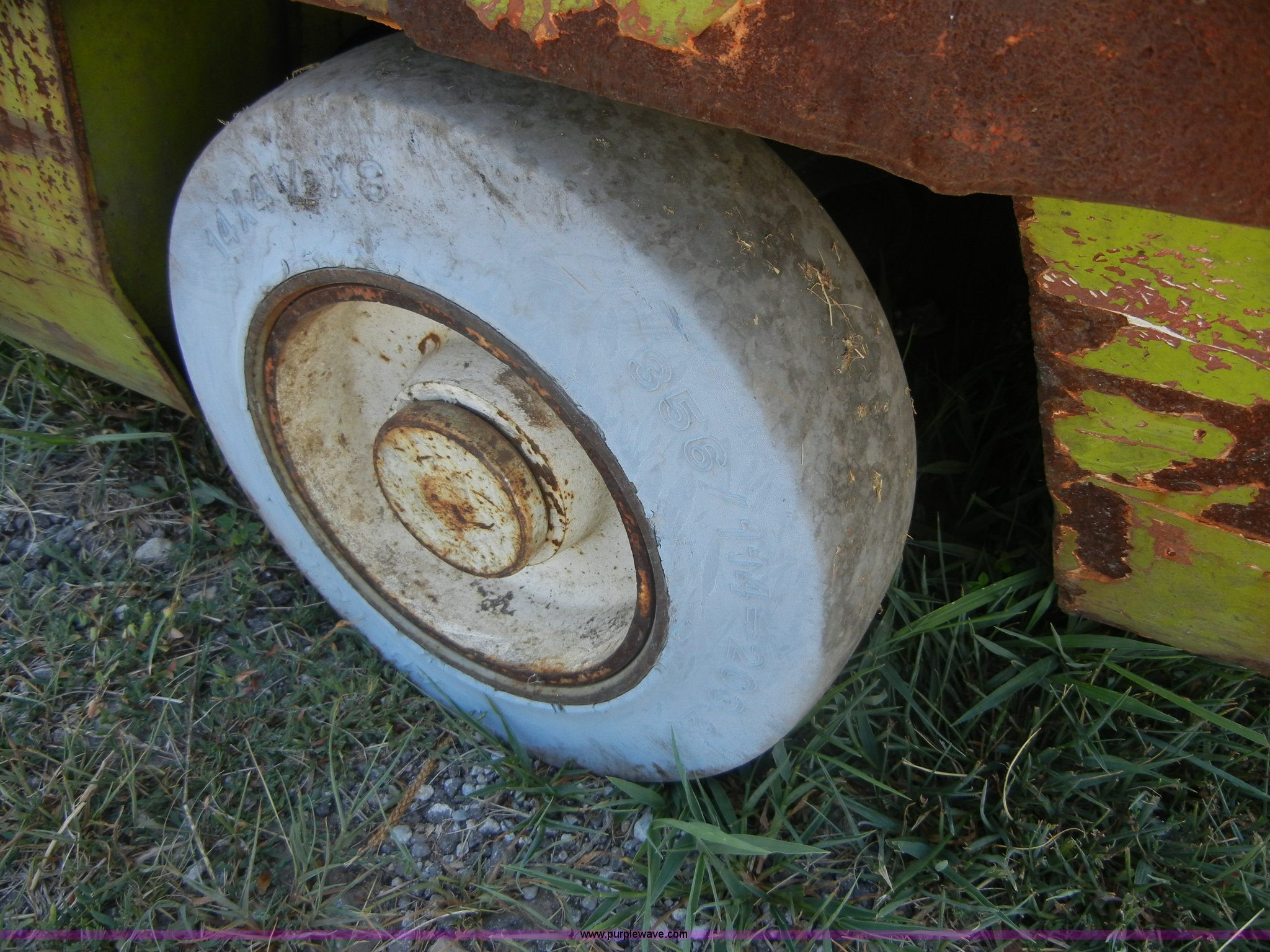 Clark 15E GCX forklift in Paola, KS | Item A9939 sold | Purple Wave