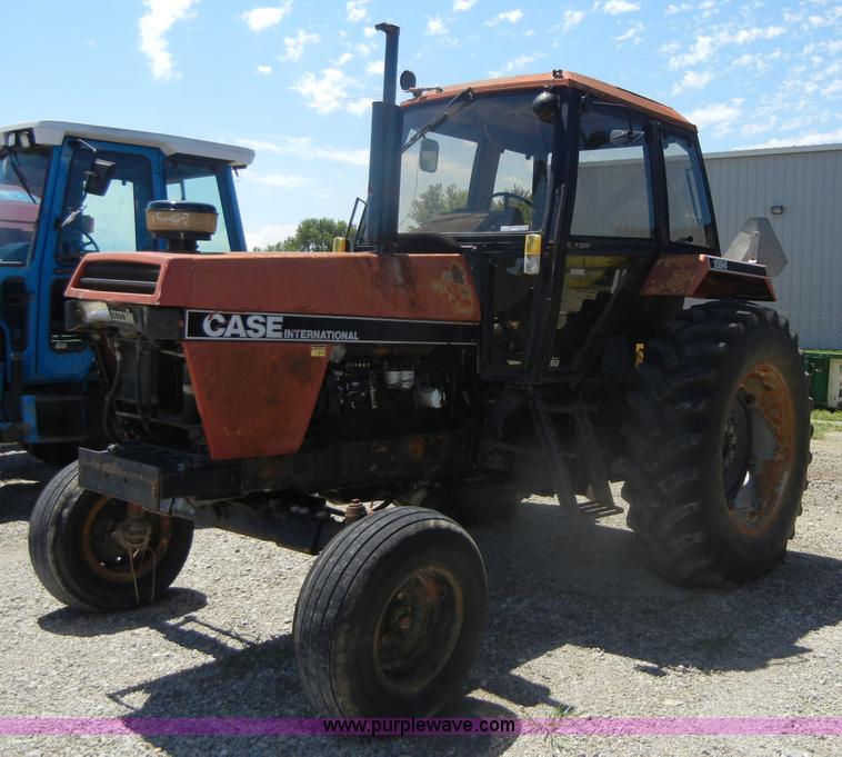 1987 Case IH 1594 tractor in Topeka, KS | Item D9648 sold | Purple Wave