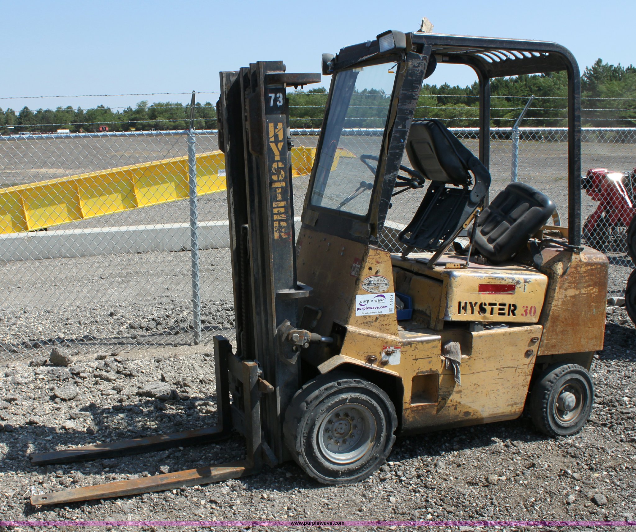 Hyster H30XL forklift in Hesston, KS | Item A3601 sold | Purple Wave