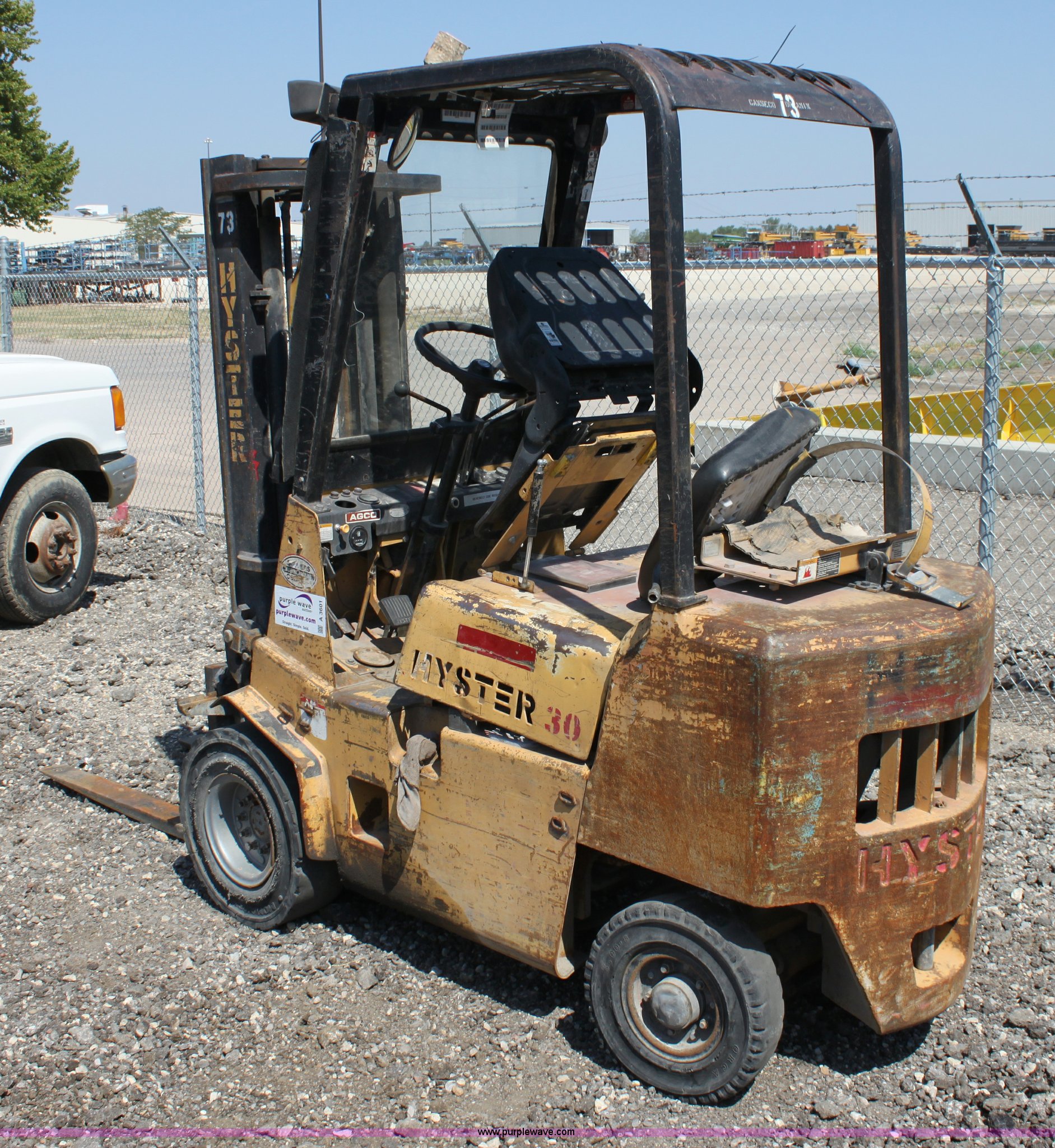 Hyster H30XL forklift in Hesston, KS | Item A3601 sold | Purple Wave