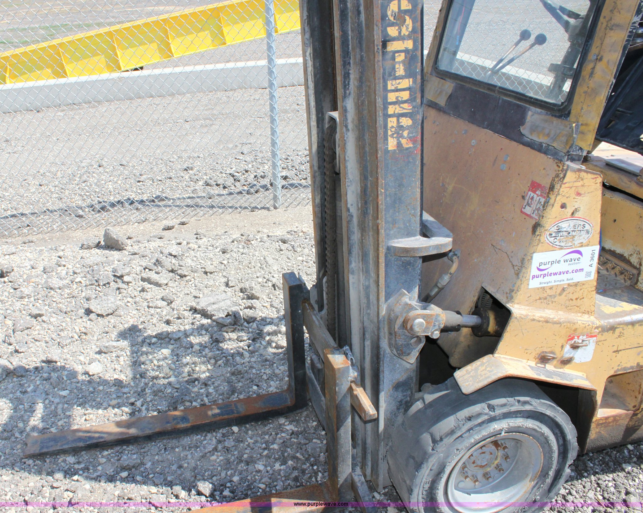 Hyster H30XL forklift in Hesston, KS | Item A3601 sold | Purple Wave