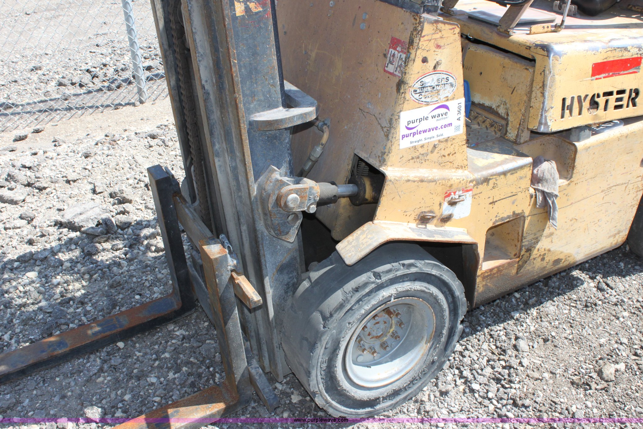 Hyster H30XL forklift in Hesston, KS | Item A3601 sold | Purple Wave