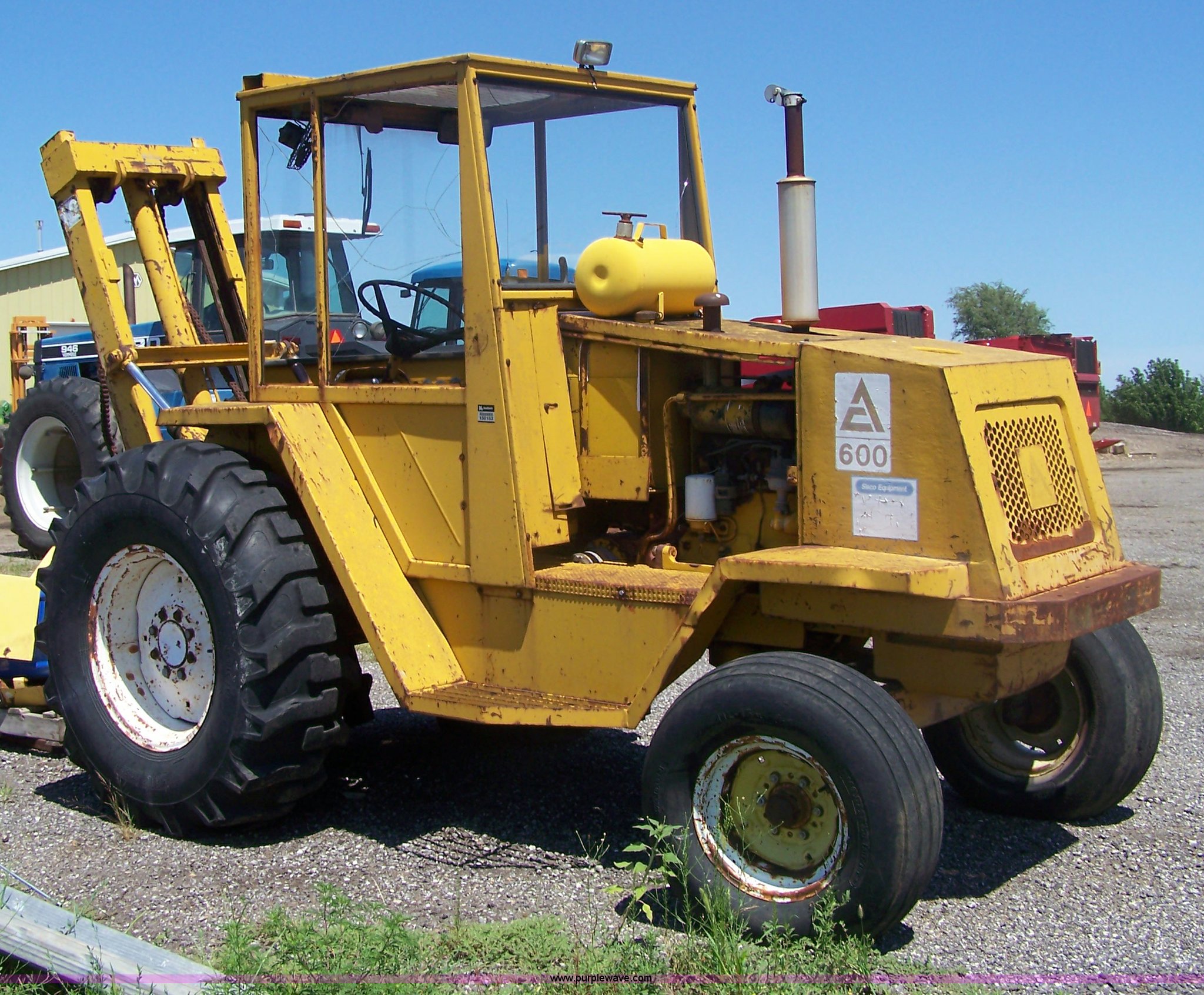 Allis Chalmers 600 Series forklift in Ellsworth, KS | Item C9255 sold ...