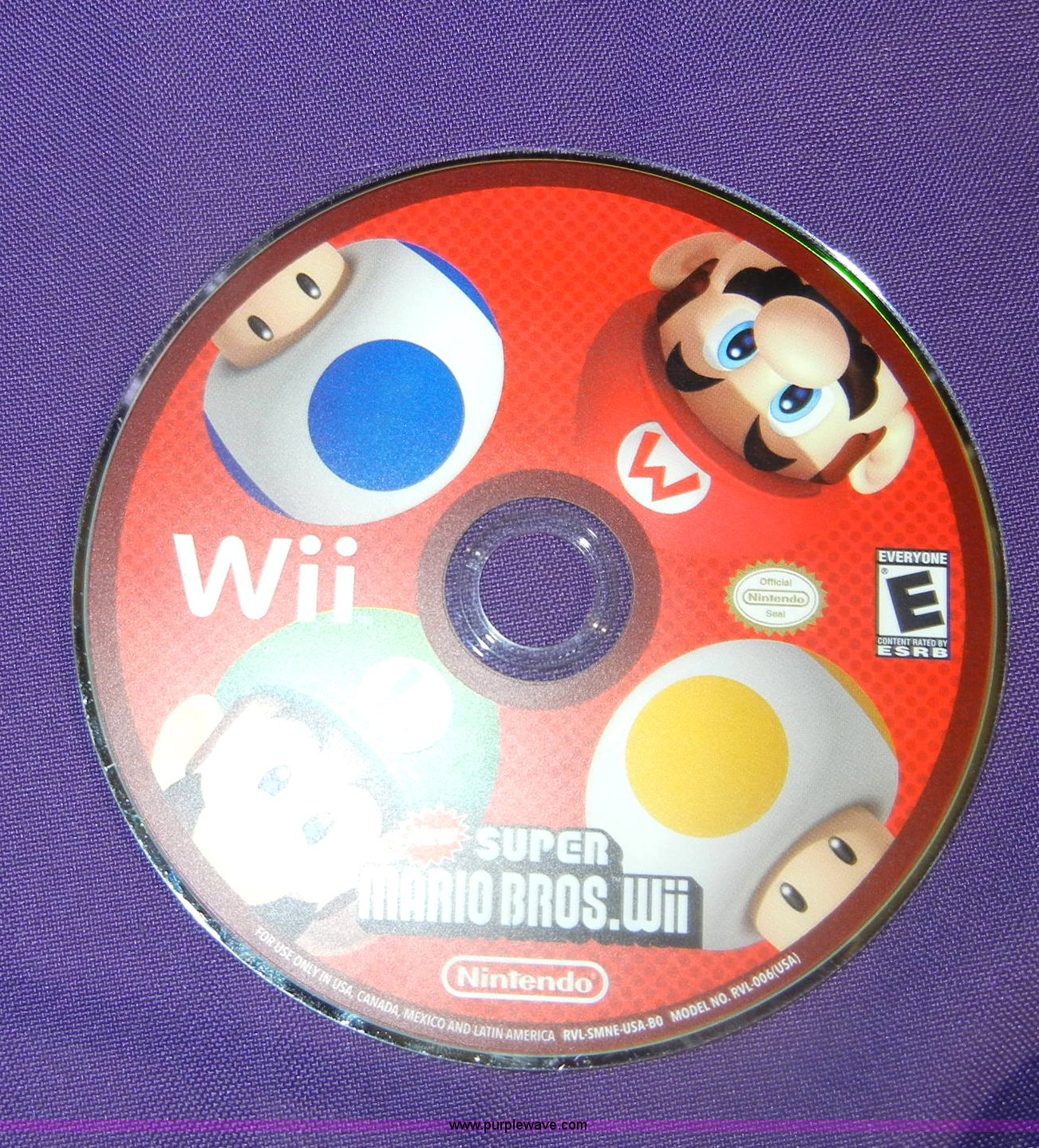 Nintendo Wii game console with remotes, sensores, game and power cables ...