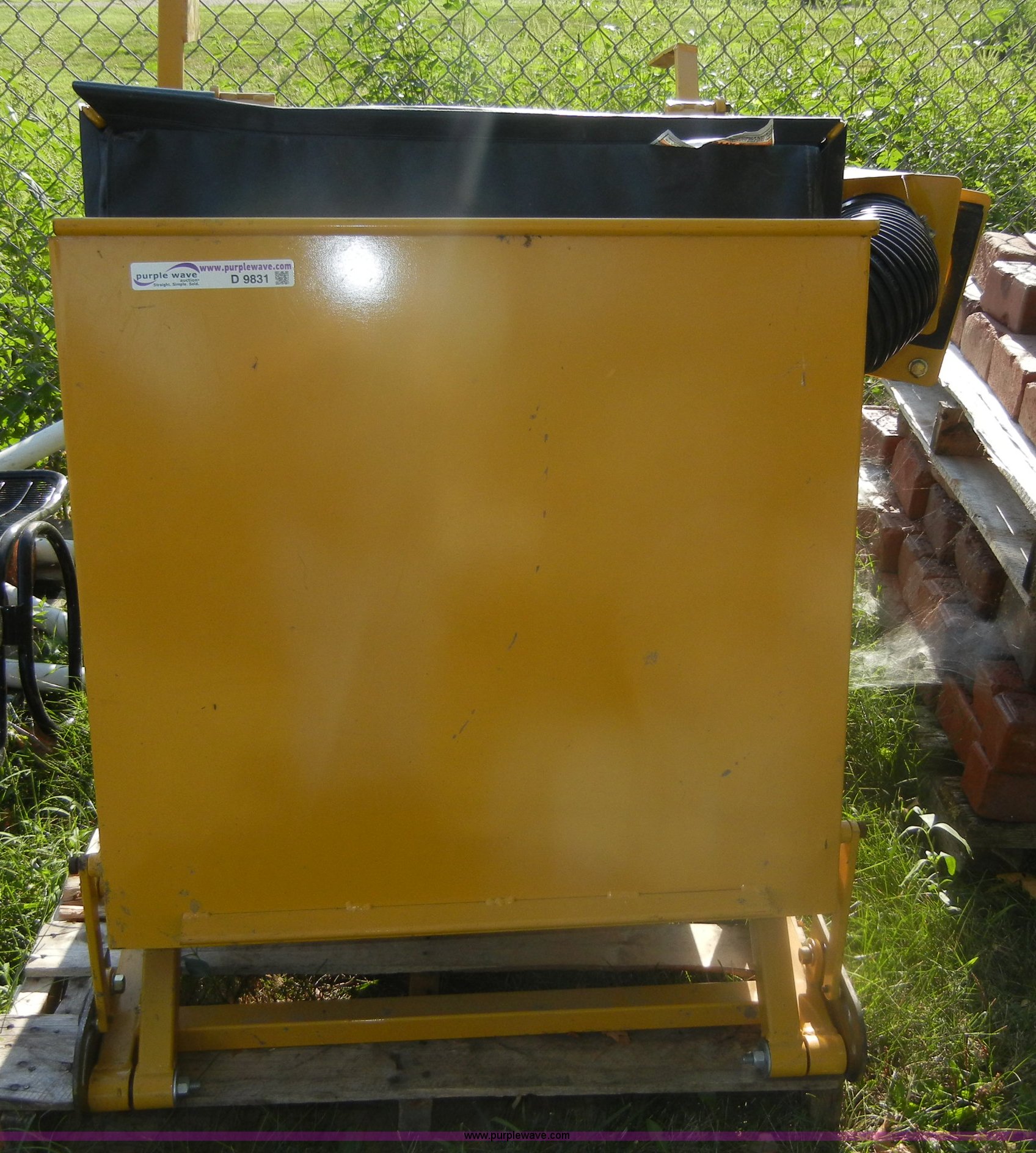 Hi-Lift Bac-Vac for Hustler mower in Manhattan, KS | Item D9831 sold ...