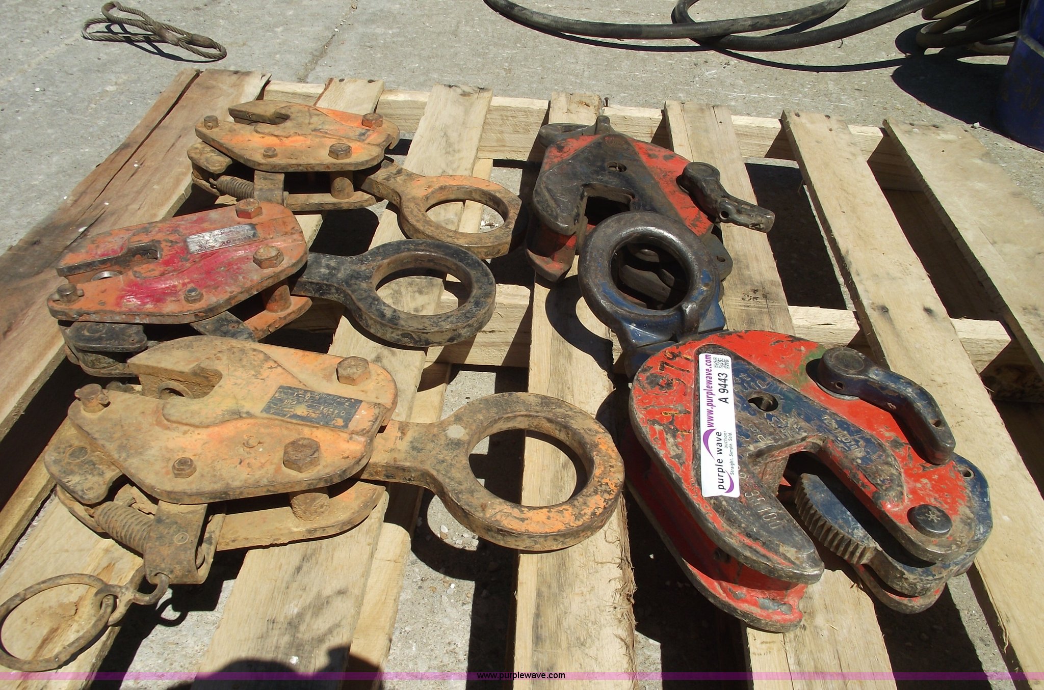 (5) beam/pile clamps in Columbia, MO | Item A9443 sold | Purple Wave