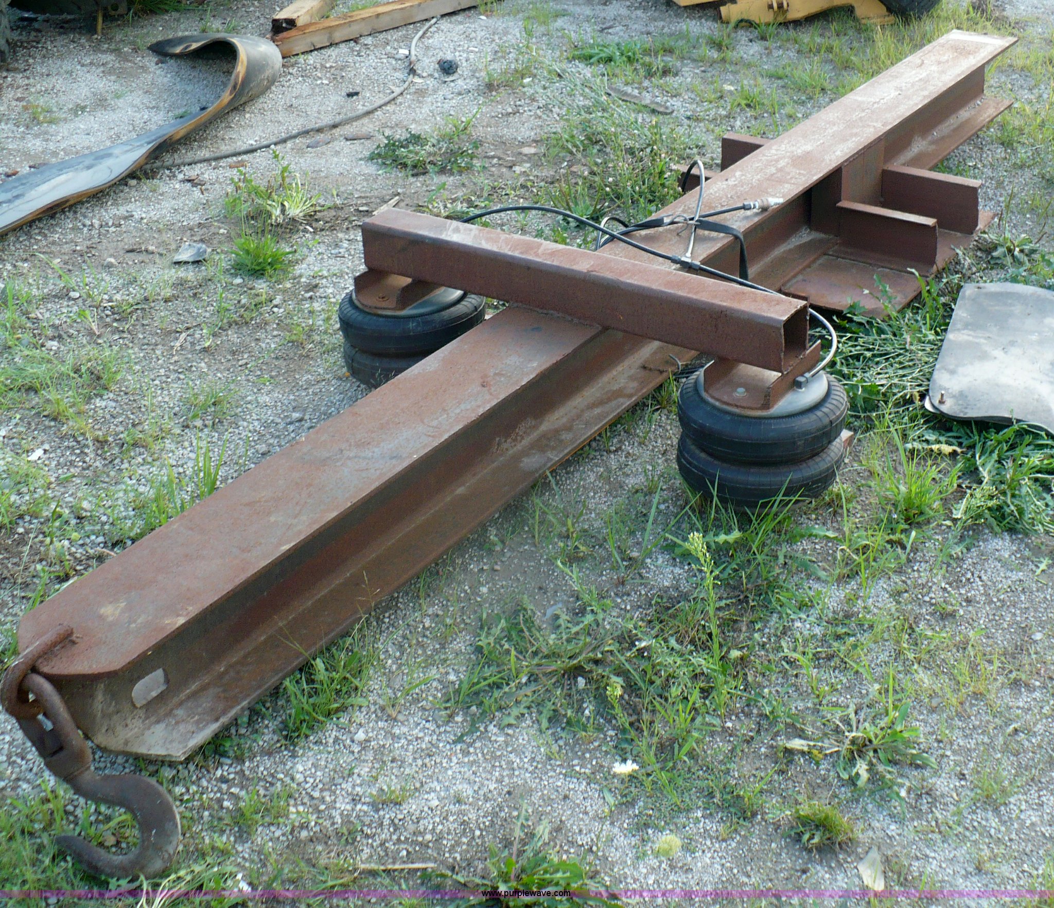 Fifth wheel towing lift in Marysville, MO | Item B9128 sold | Purple Wave