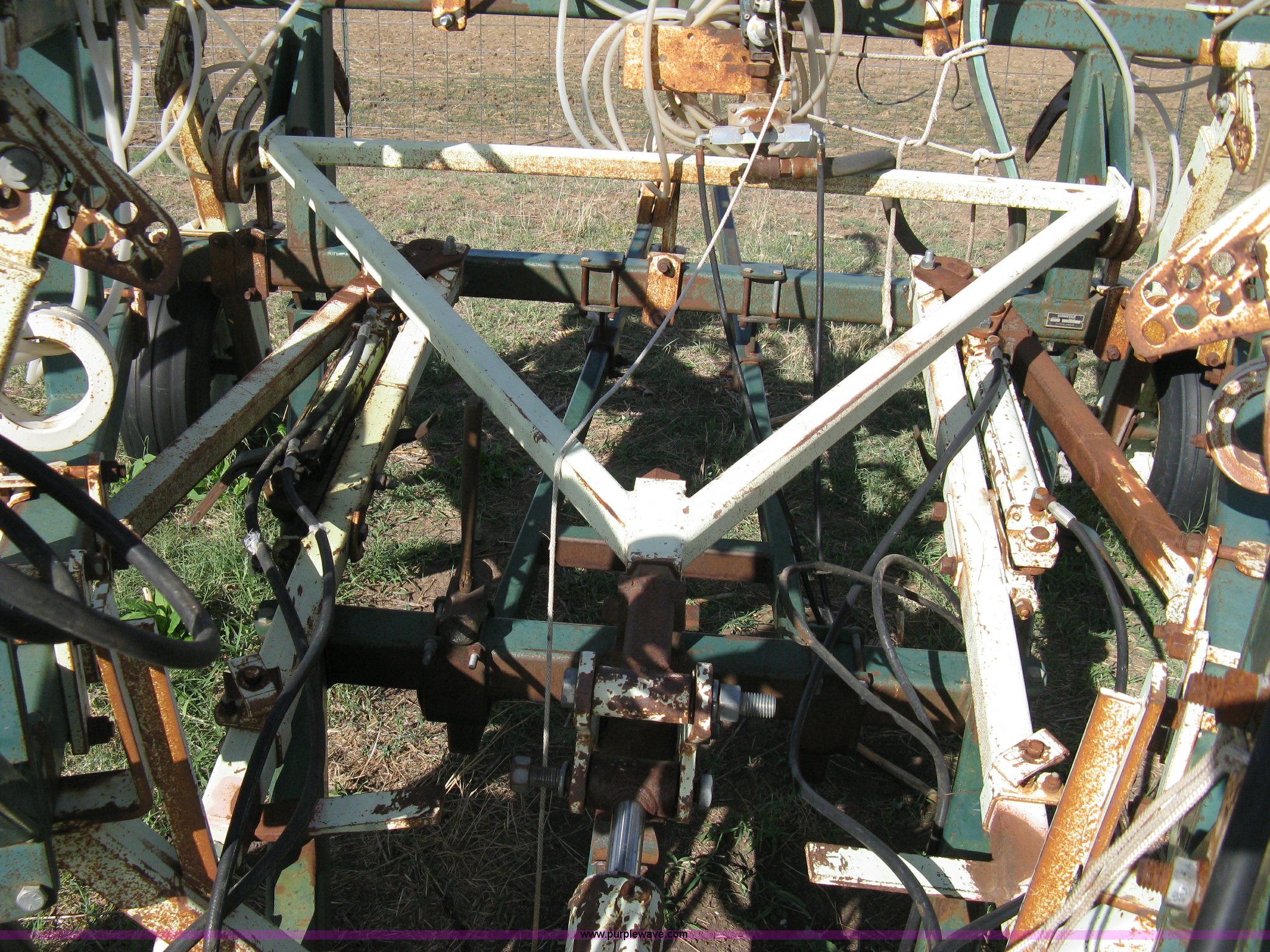 QuinStar A25 anhydrous applicator in Clearwater, KS | Item A4327 sold ...