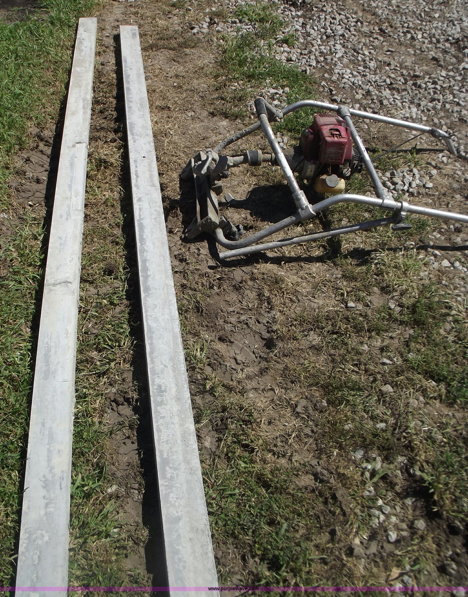 Multi Vibe portable screed in Roca, NE | Item G9265 sold | Purple Wave