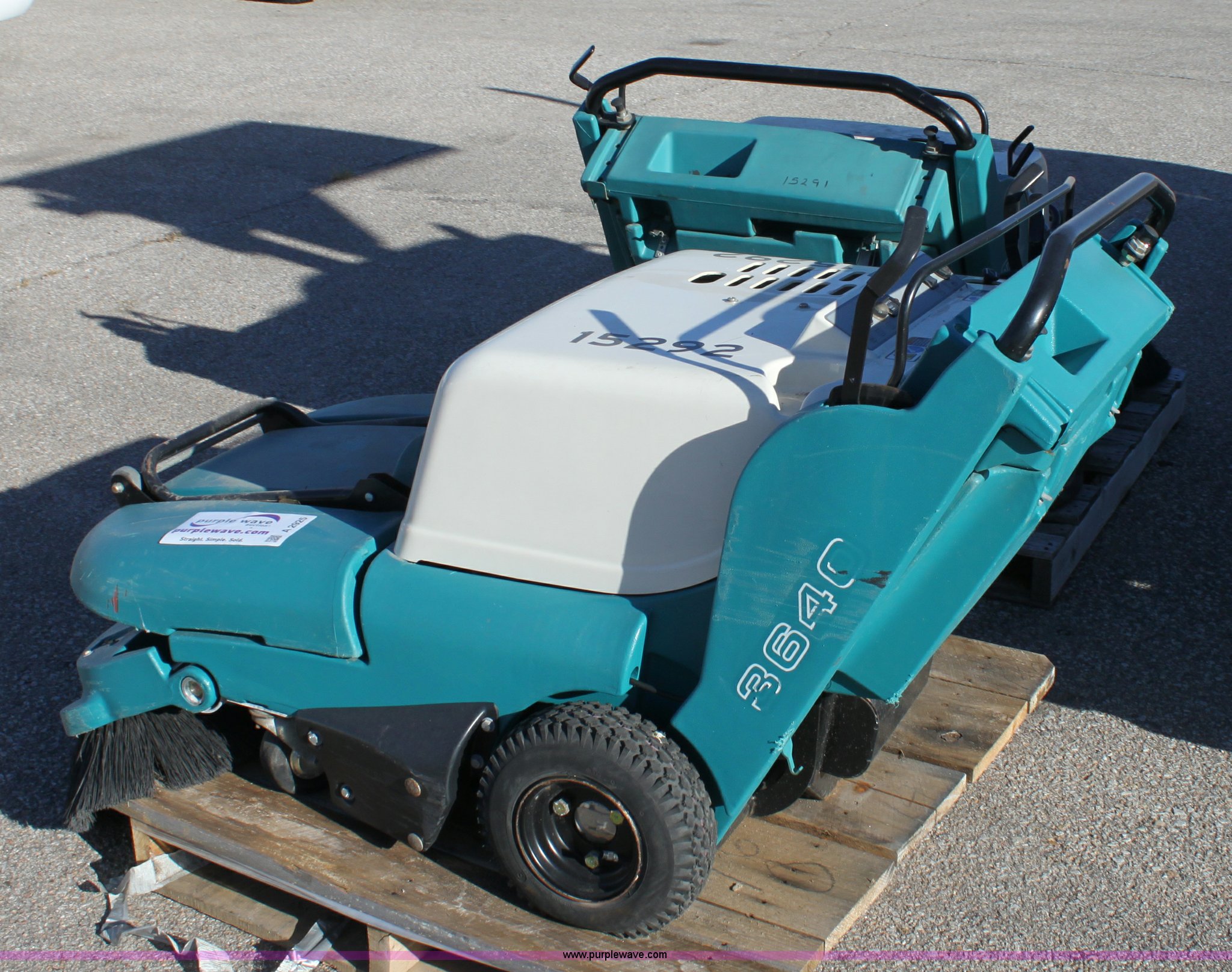 Tennant 3640 walk behind sweeper in Wichita, KS | Item A2925 sold ...