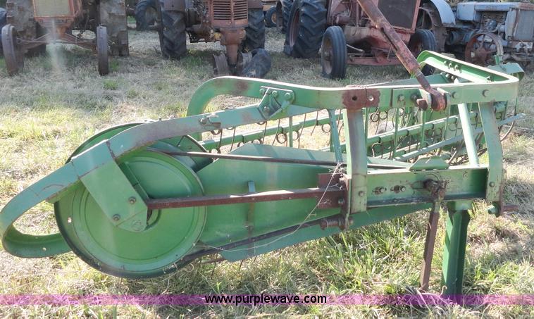 John Deere 350 hay rake in Kansas City, KS | Item A3150 sold | Purple Wave