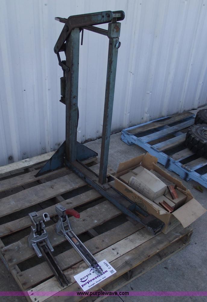 Box staplers with staples in Lee's Summit, MO | Item C5631 sold ...