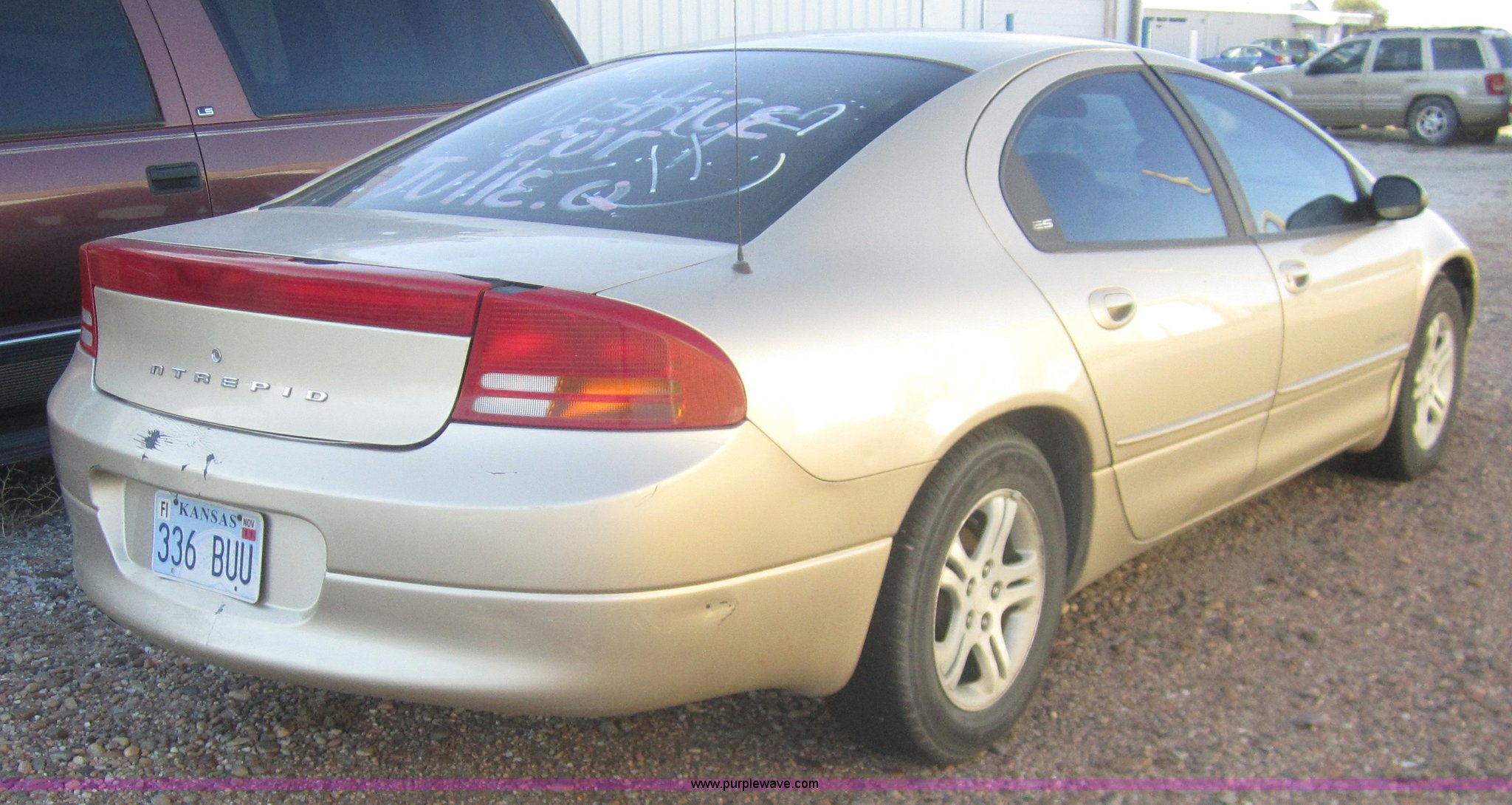 2000 Dodge Intrepid ES in Garden City, KS | Item B5528 sold | Purple Wave